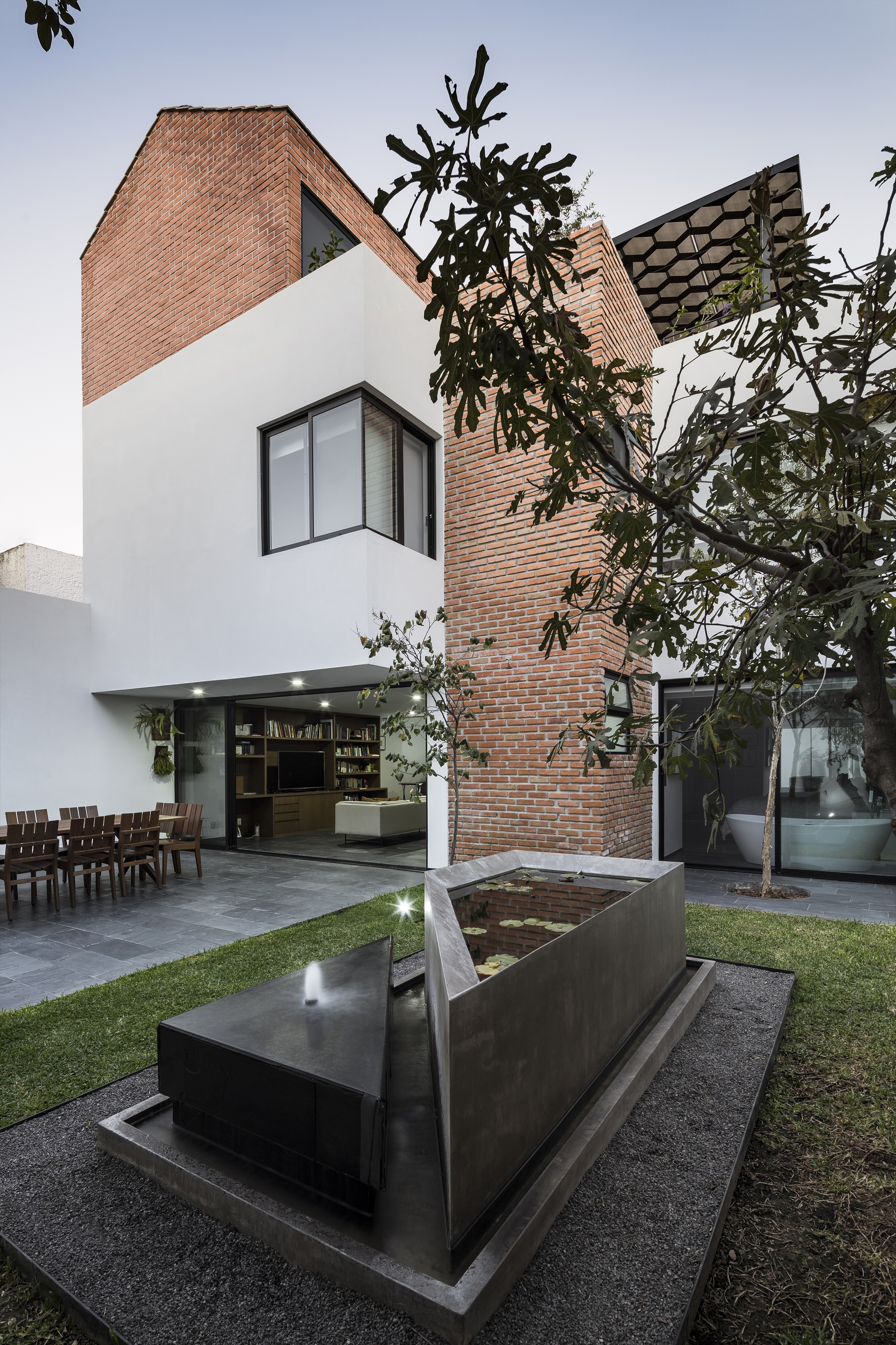 Gallery of VA House / BAC Barrio Arquitectura Ciudad - 8