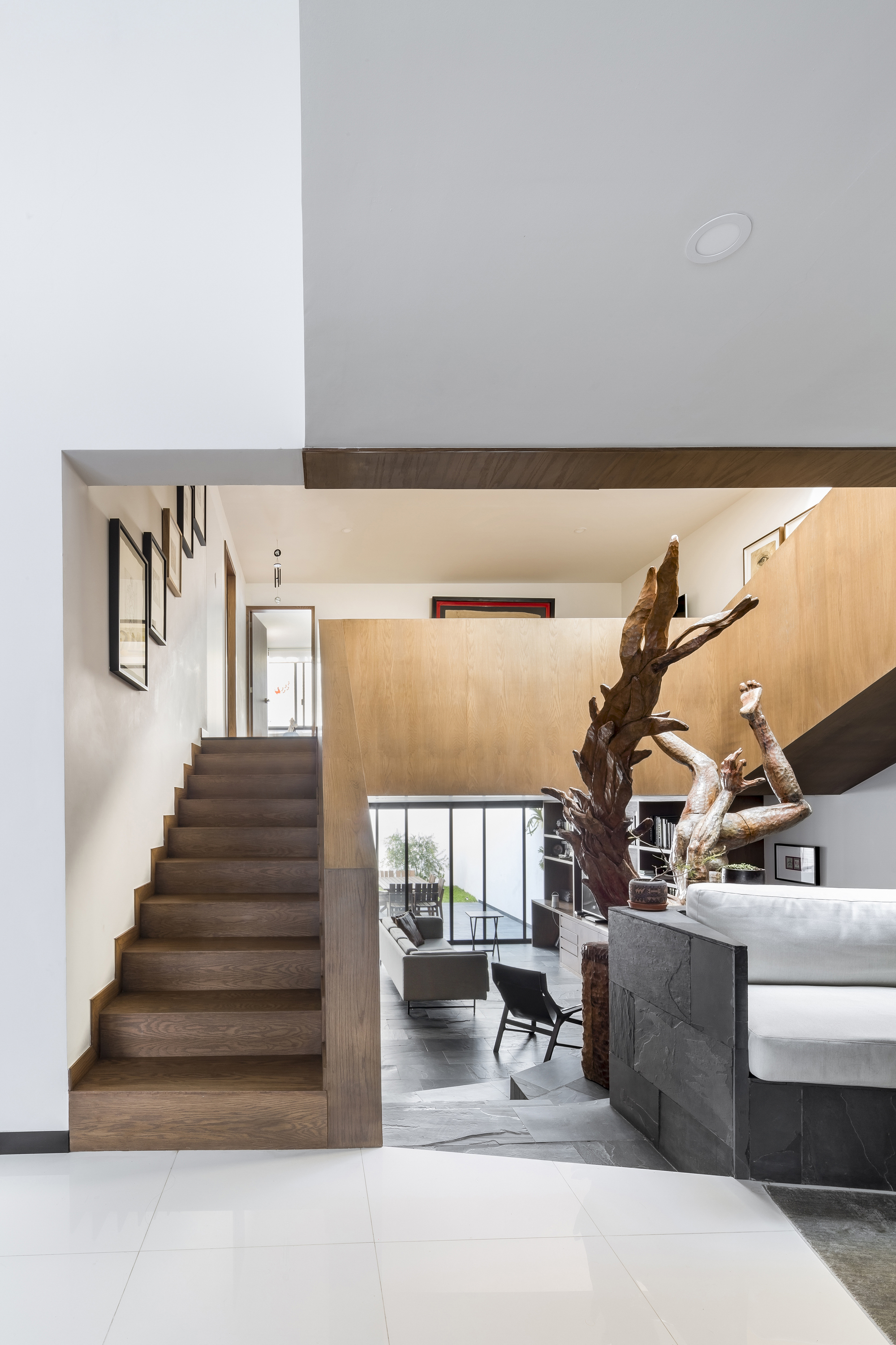 Gallery of VA House / BAC Barrio Arquitectura Ciudad - 10