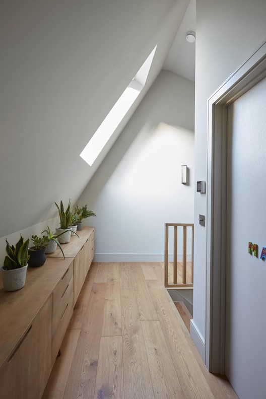 Rusty House / Stolon Studio Ltd. | ArchDaily