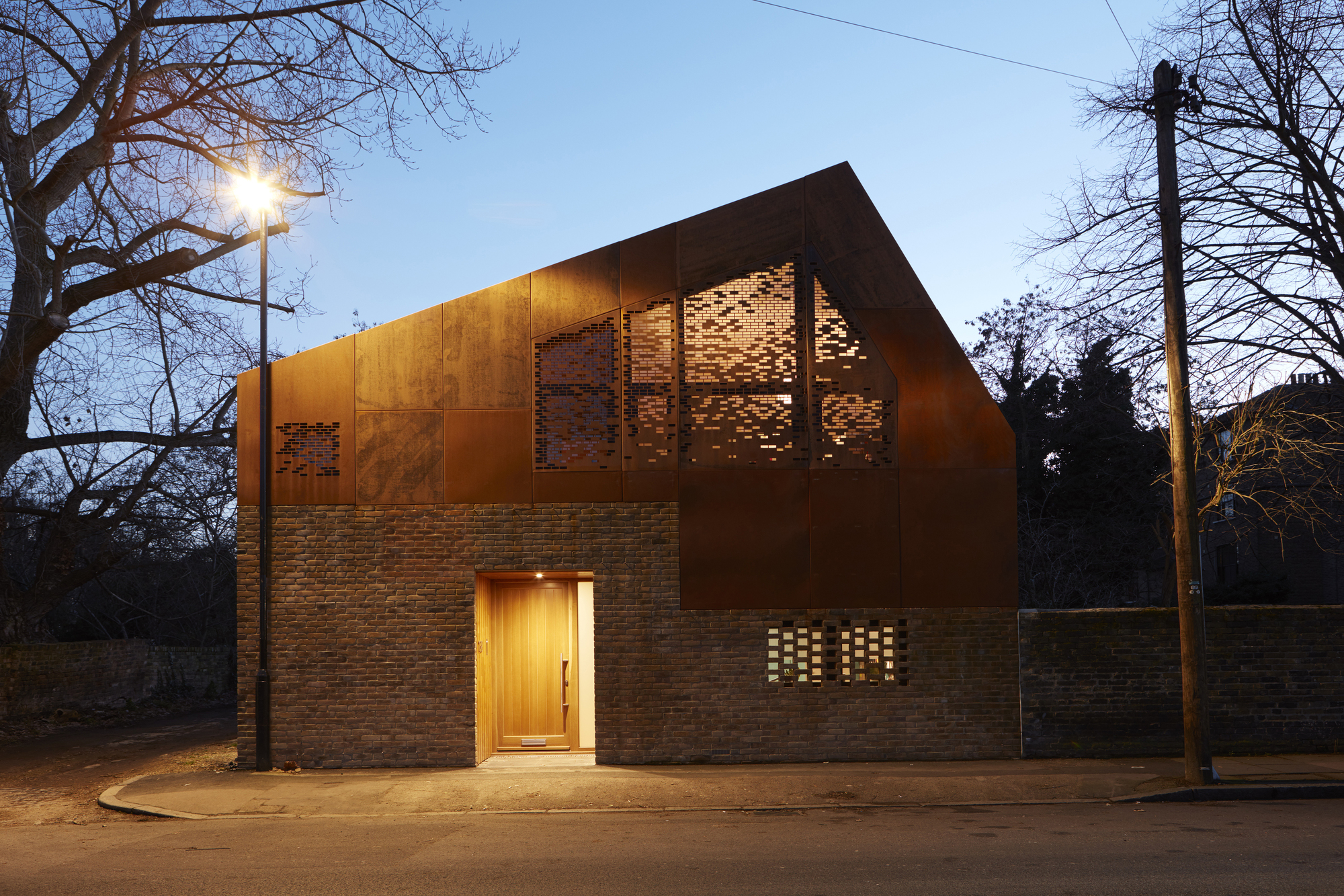 Gallery of Rusty House / Stolon Studio Ltd. - 9