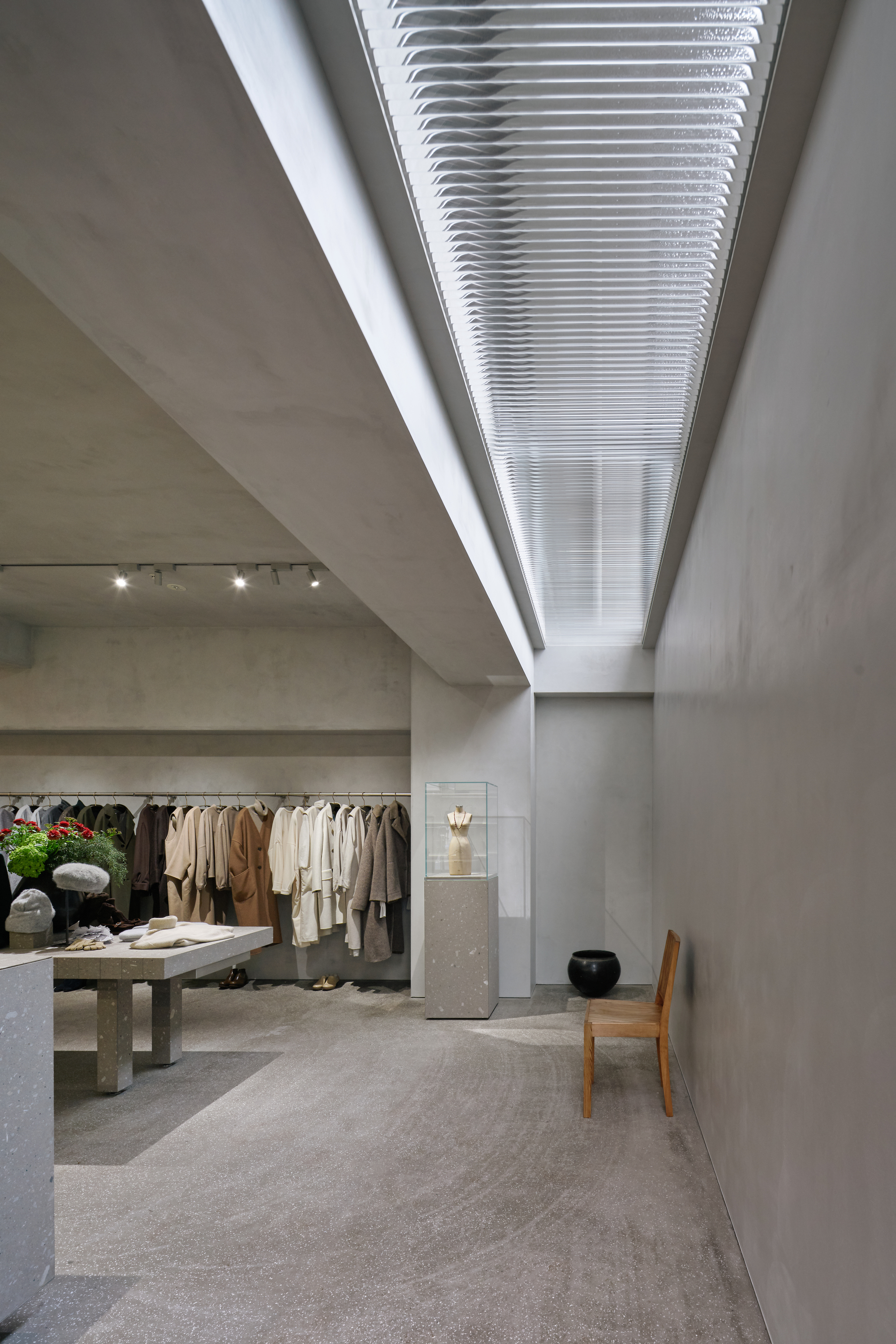 Gallery of ARTS&SCIENCE Aoyama Store / Atelier Tsuyoshi Tane Architects - 4