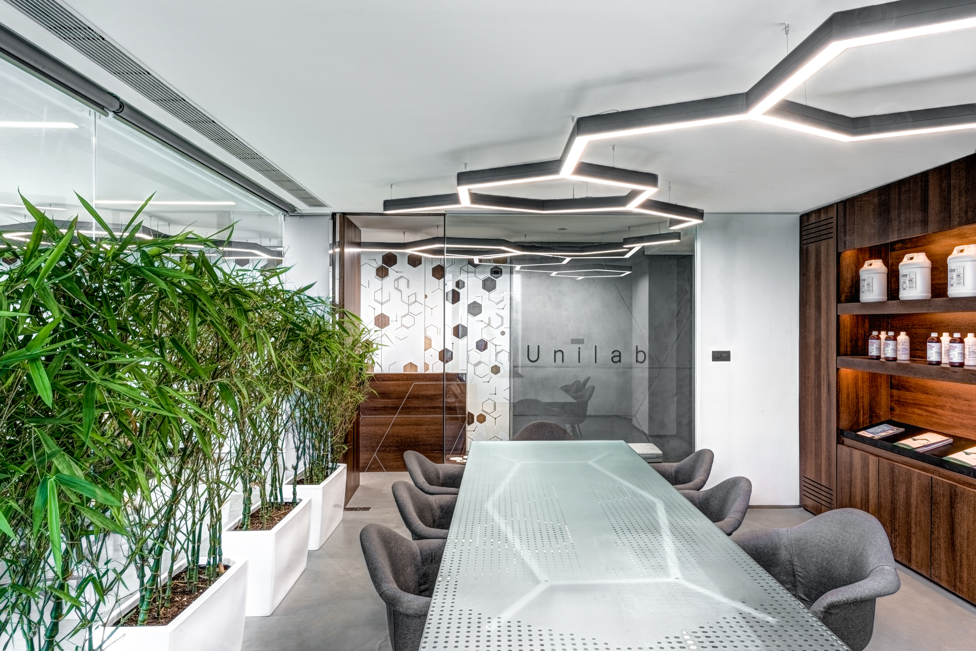 Gallery of Unilab Pharma Office / SAV Architecture + Design - 4