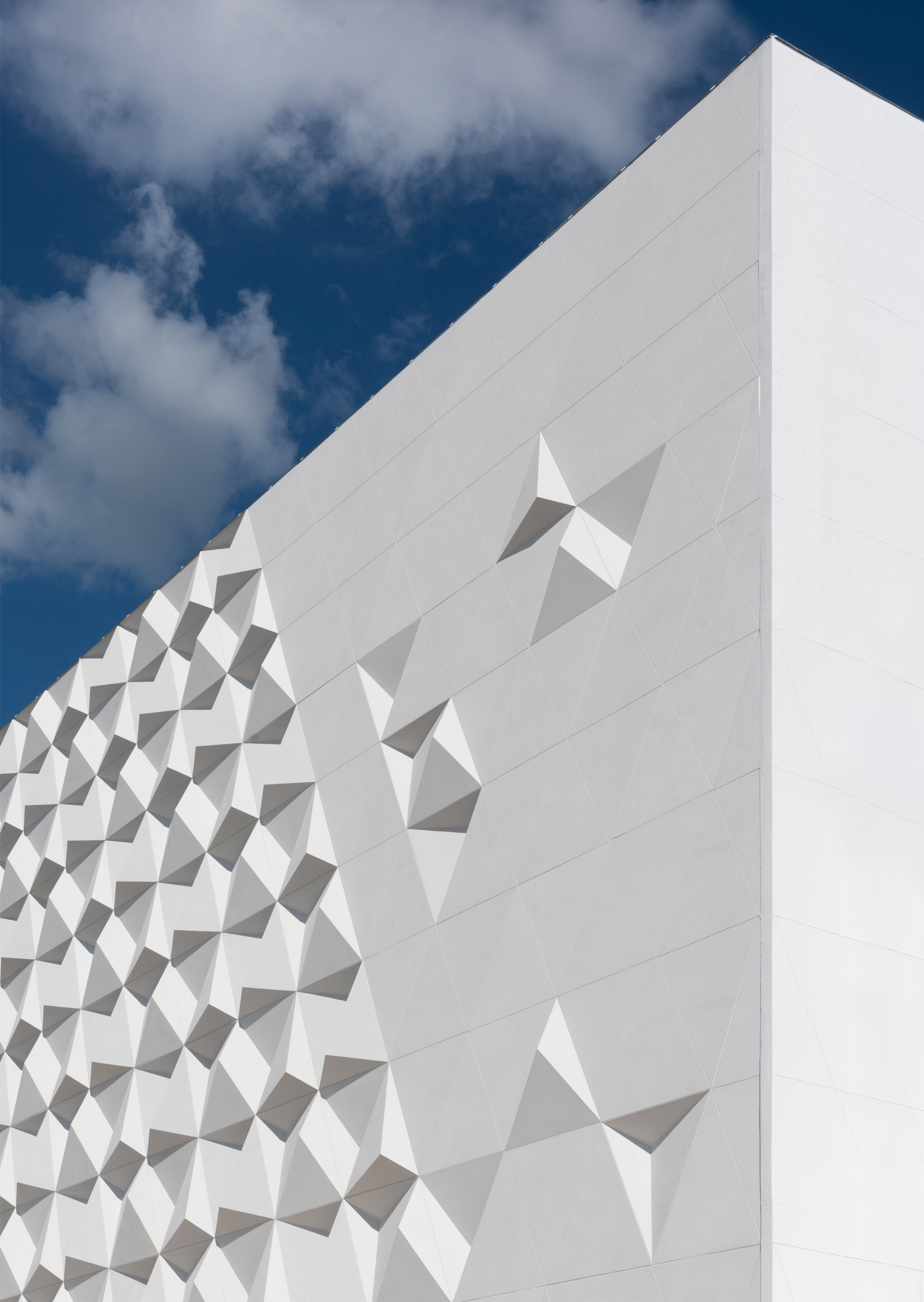 Galería de Fachada Liverpool Mérida / Miguel de la Torre Arquitectos - 15