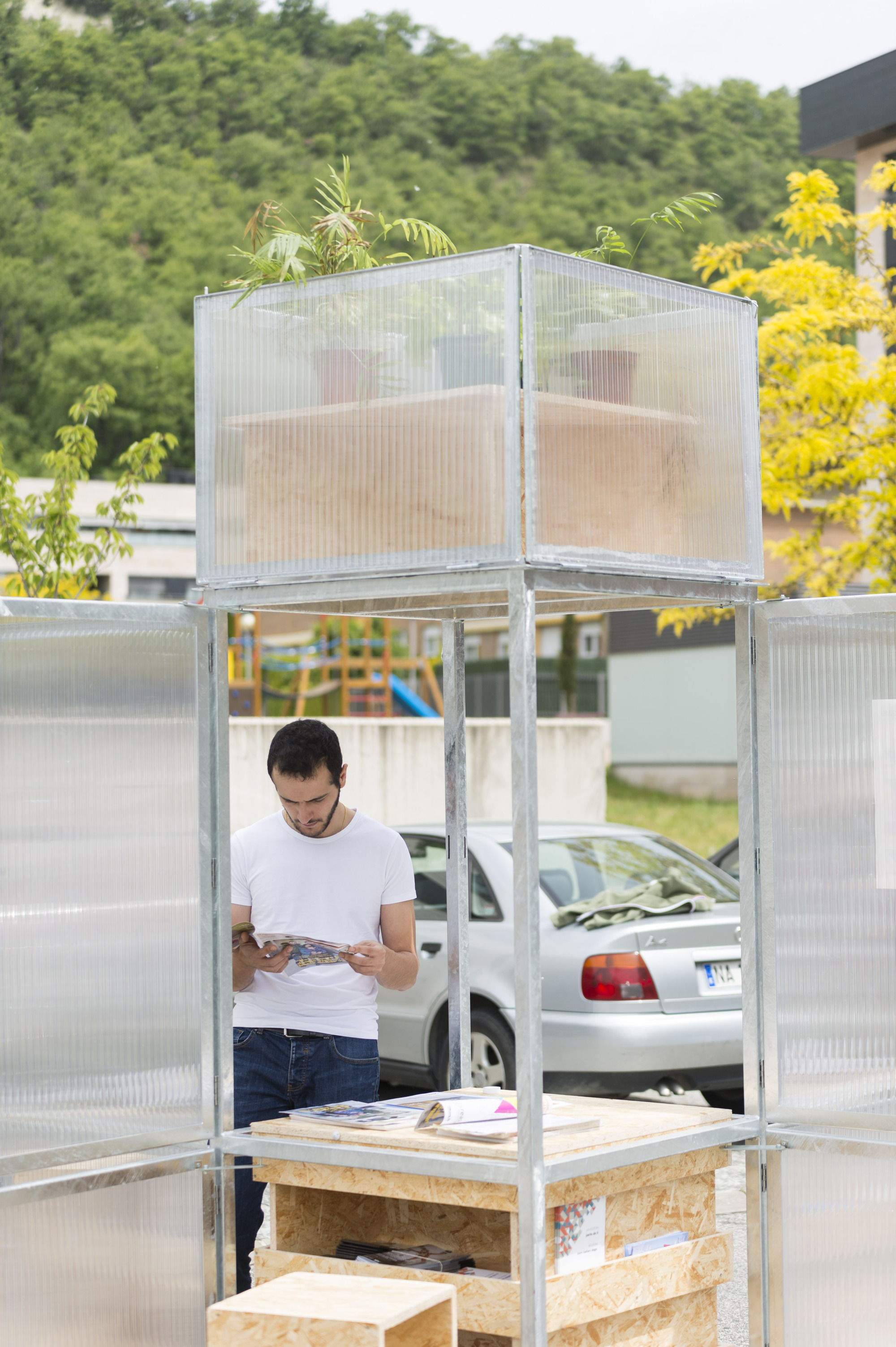 Gallery of Center Totems Installation / Orekari Estudio + Enter This - 4