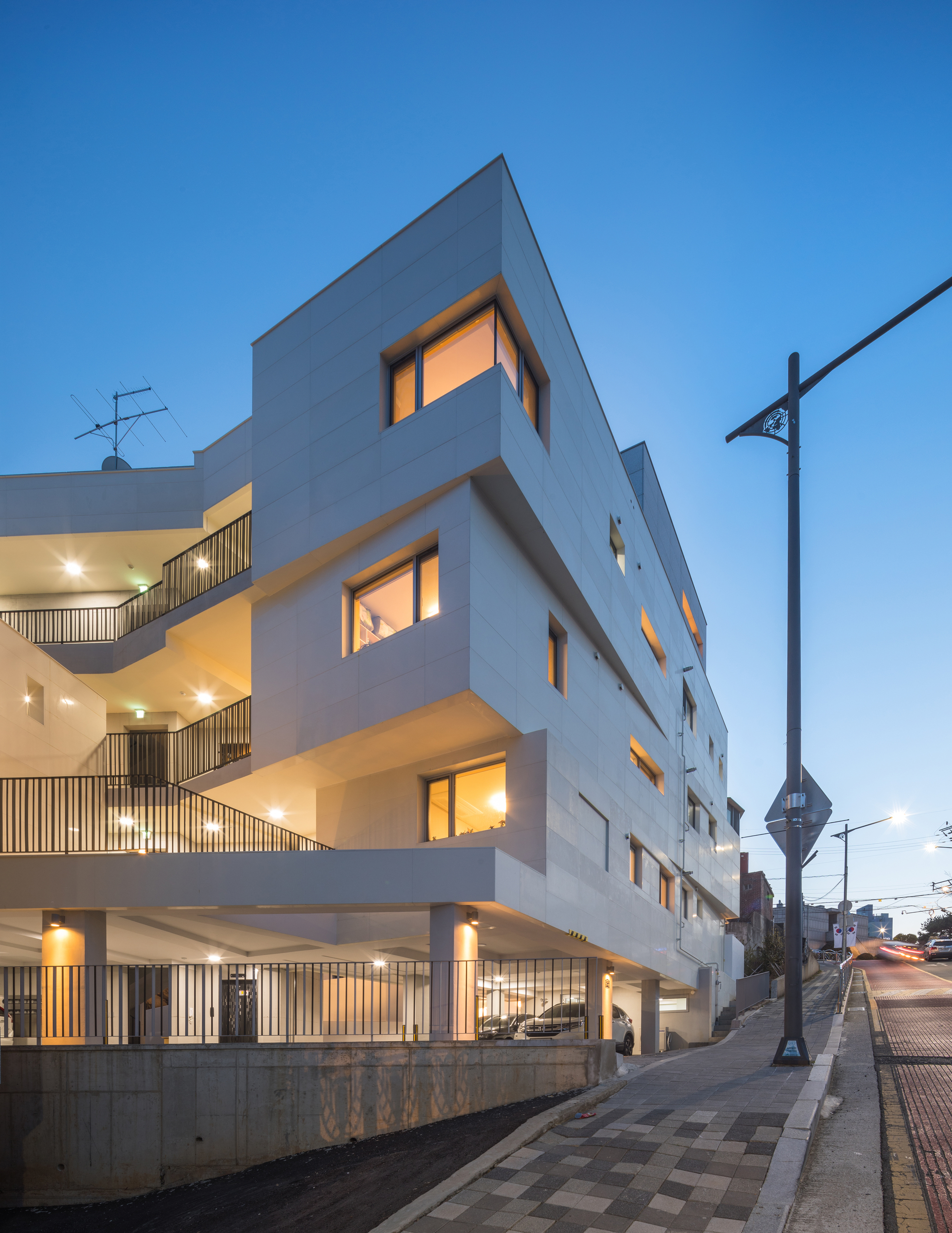 Gallery of Mo Yeo Ga Apartment Building / Architects Group RAUM - 5