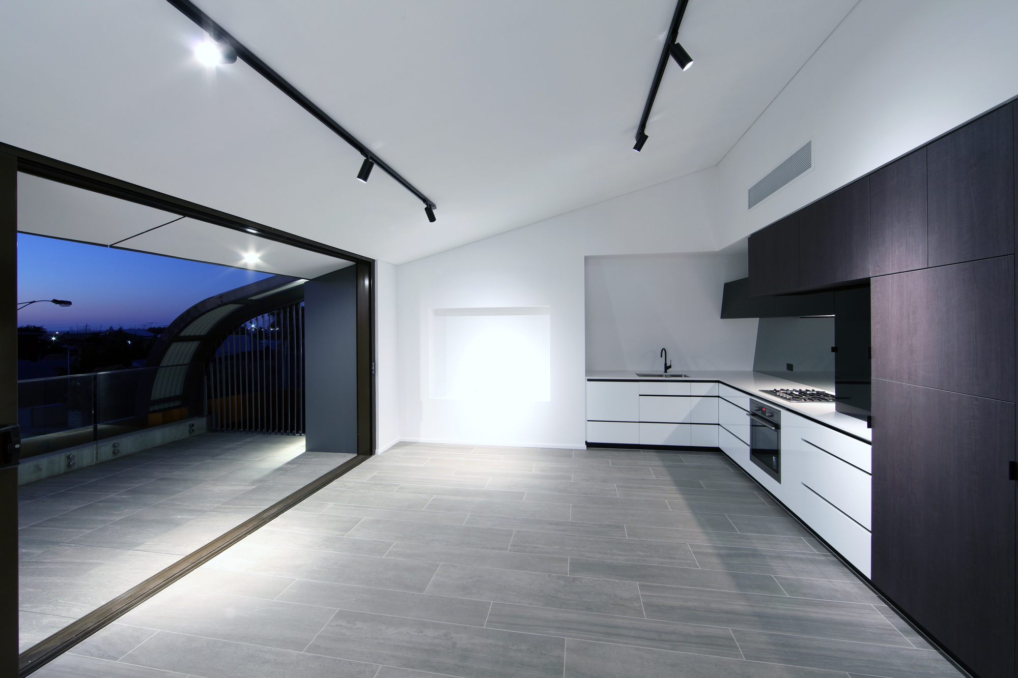 Gallery of 19 Douro Apartments / Motus Architecture - 11