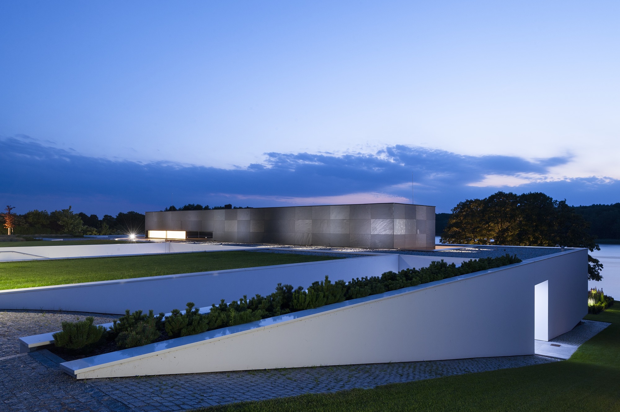 Gallery of Nemo House / Przemek Olczyk / Mobius Architekci - 9