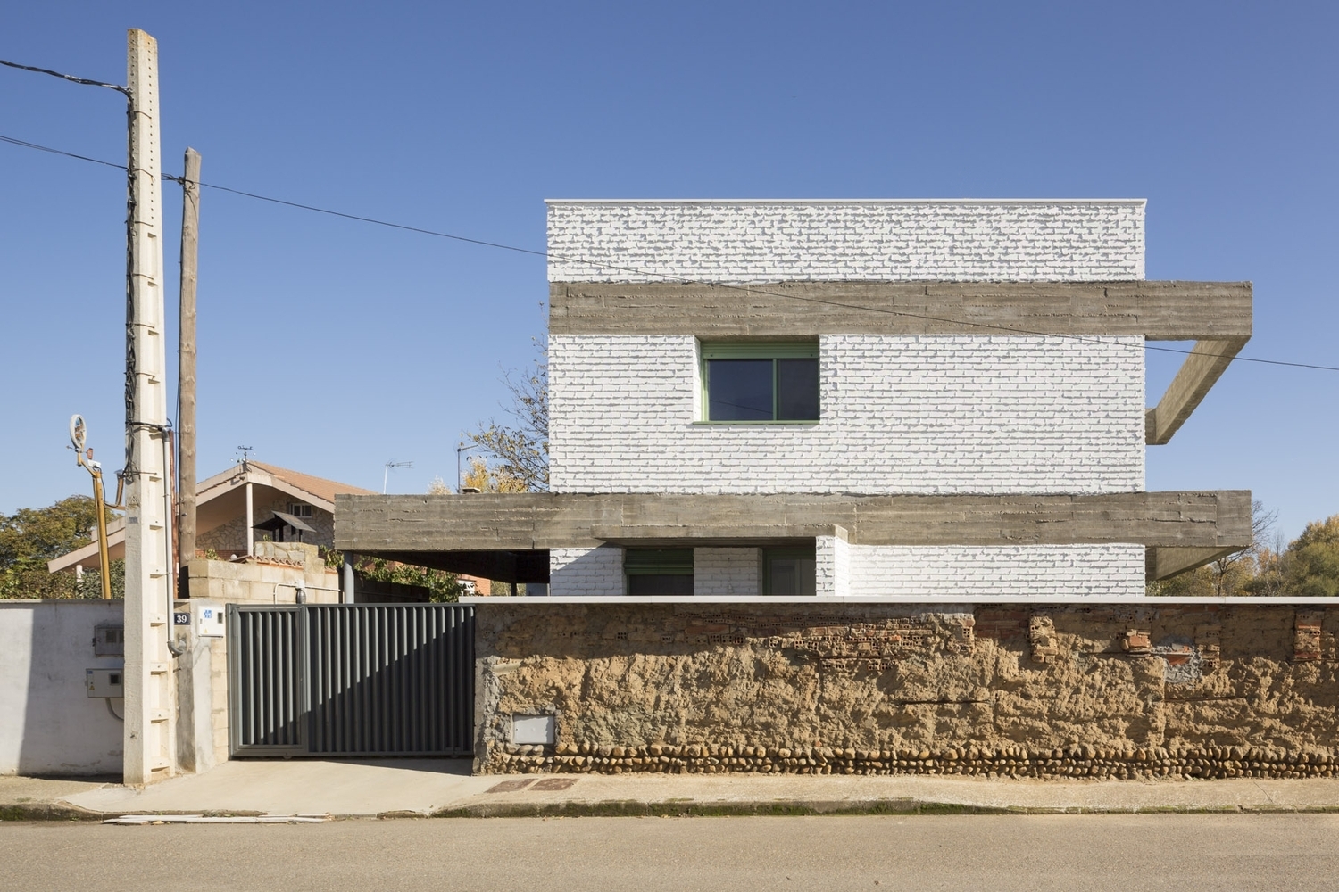 Gallery of Brick Houses in Spain: Modern Masonry Design for Home ...