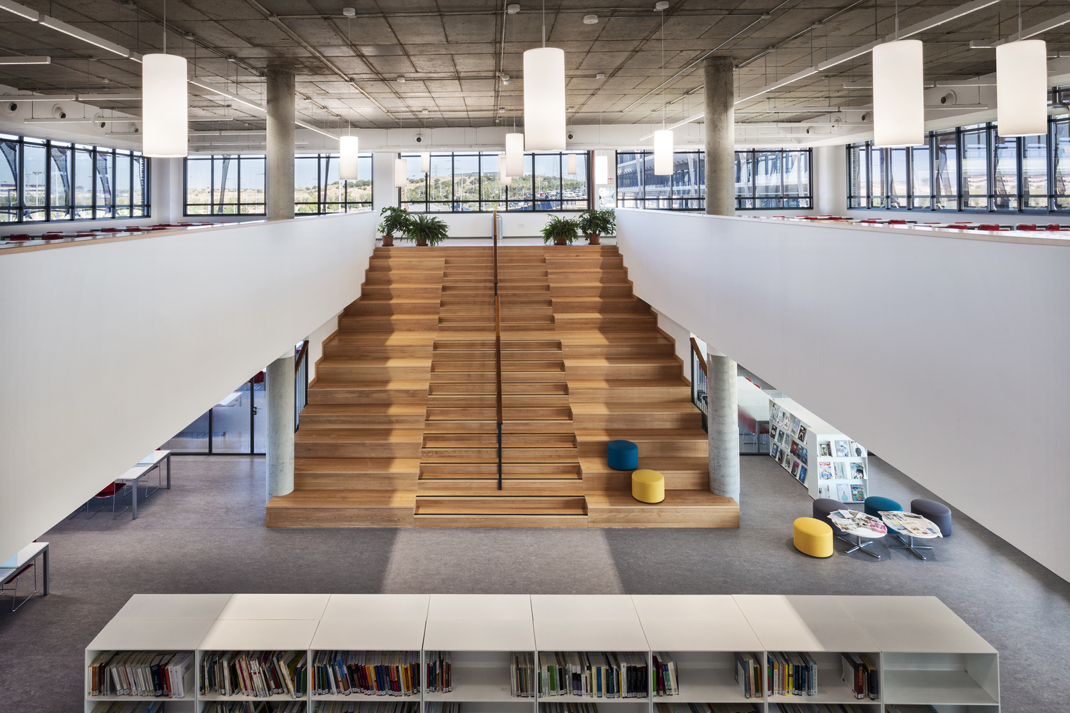 Gallery of Loyola University / luis vidal + arquitectos - 4