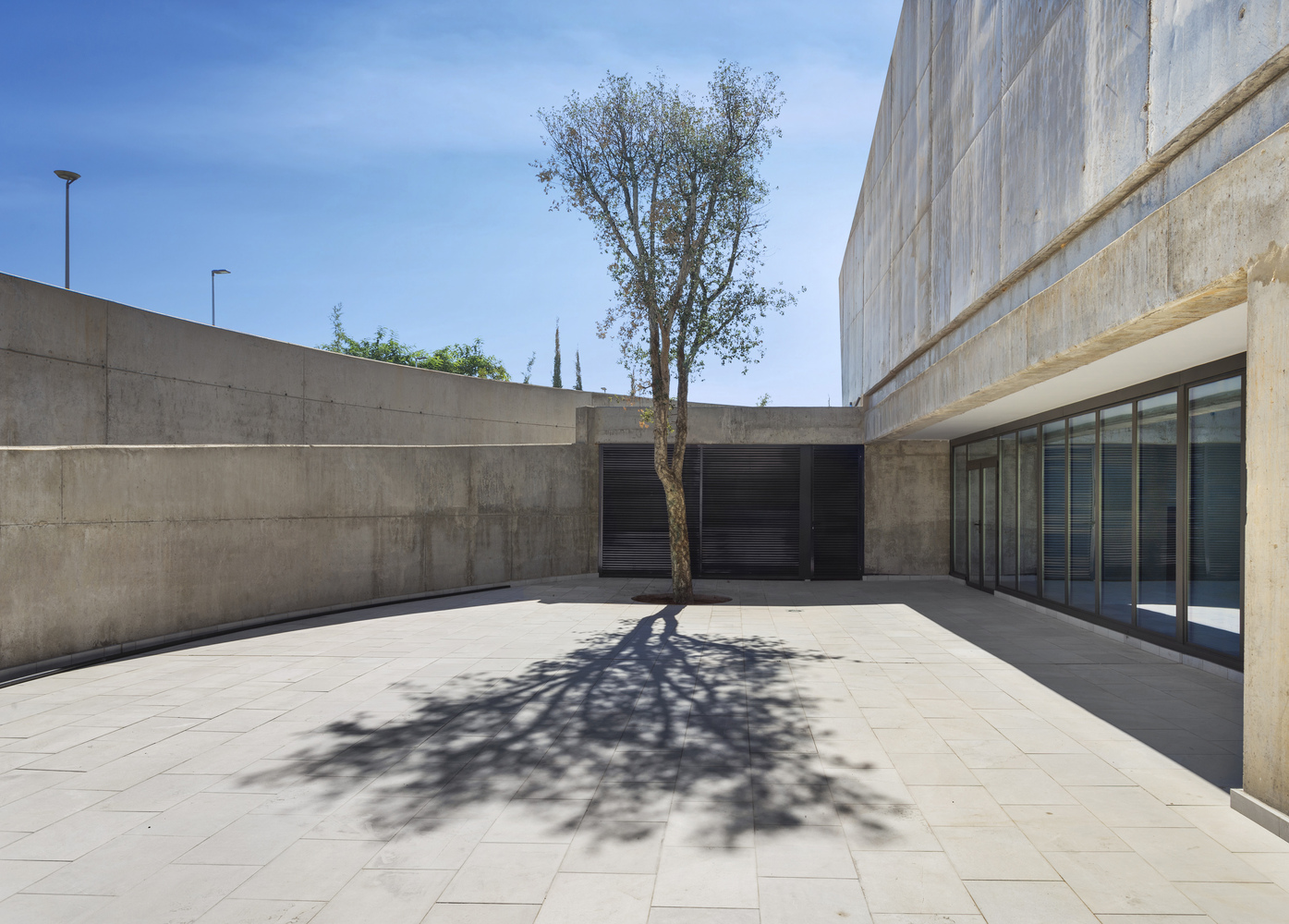 Gallery of Loyola University / luis vidal + arquitectos - 7