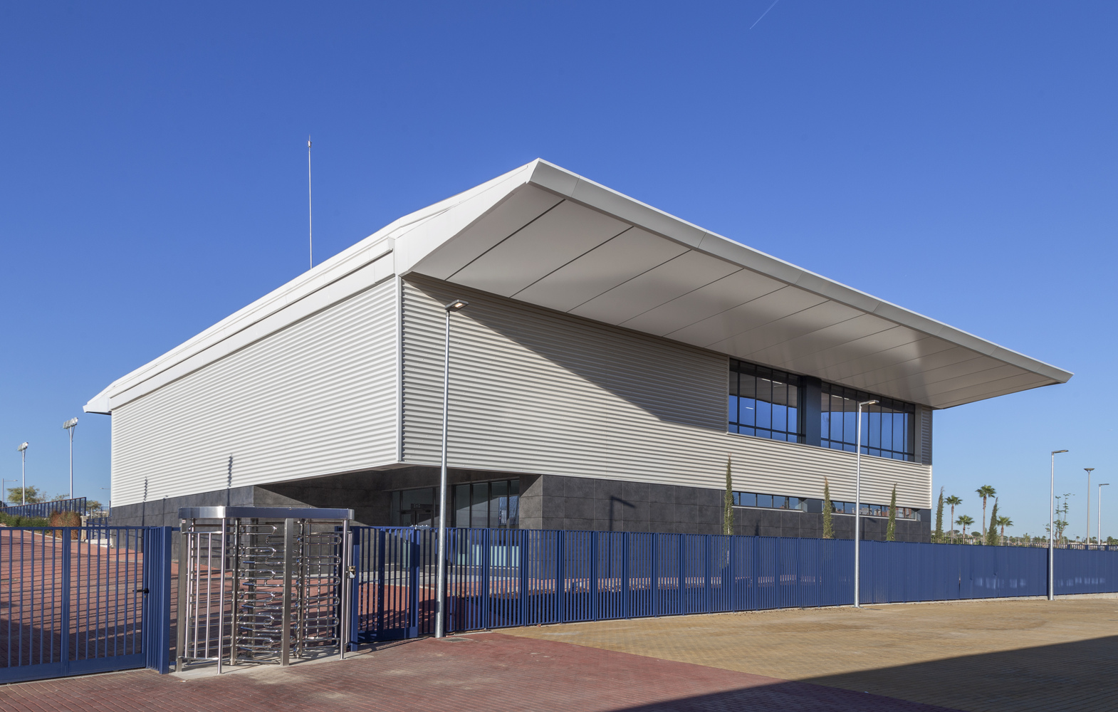 Gallery of Loyola University / luis vidal + arquitectos - 12