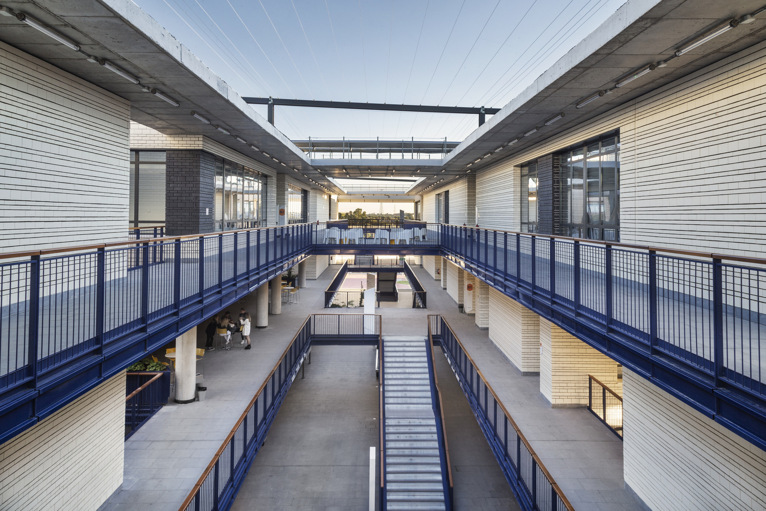 Gallery of Loyola University / luis vidal + arquitectos - 1