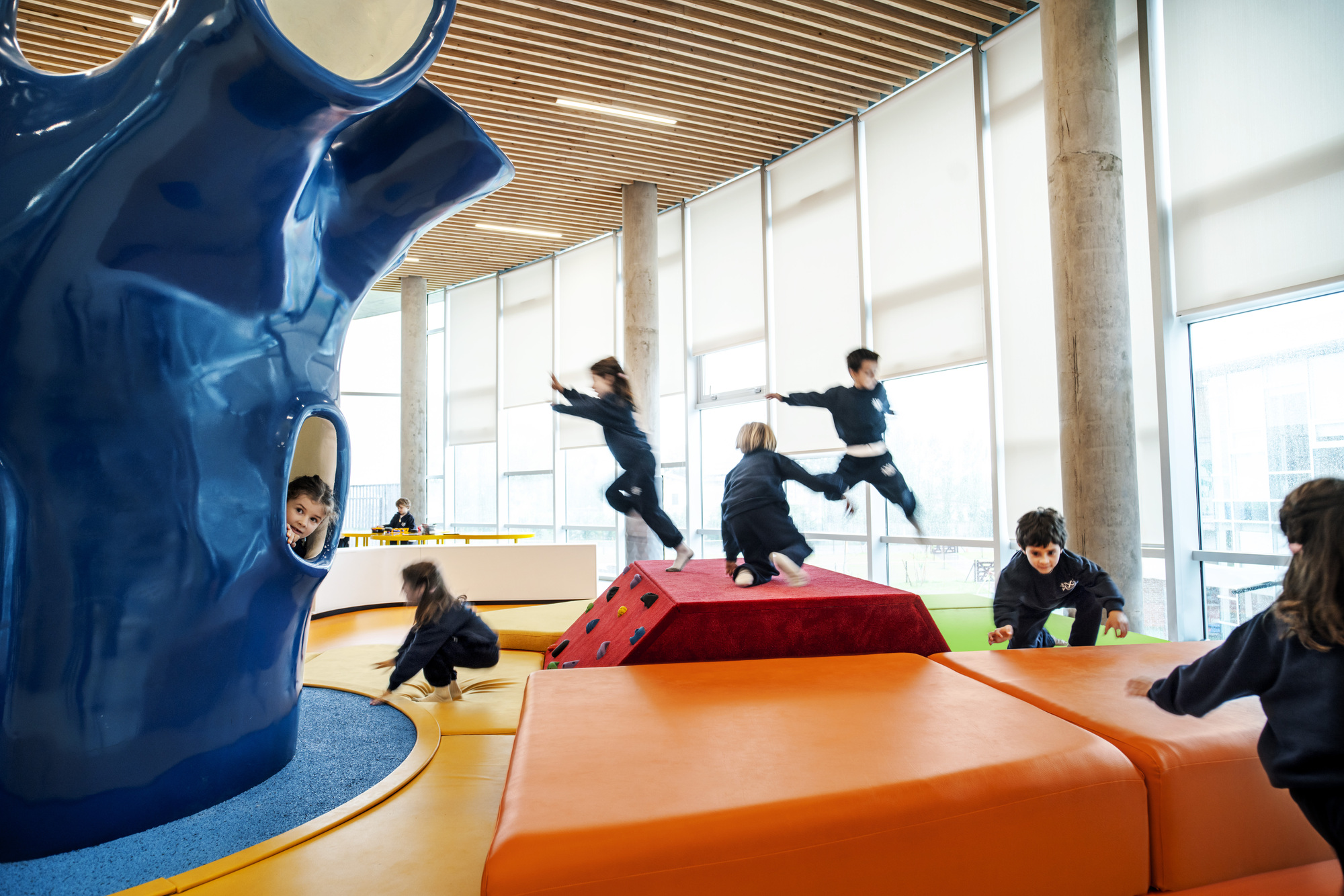 Gallery of St. Andrew’s Scots School / Rosan Bosch Studio - 11