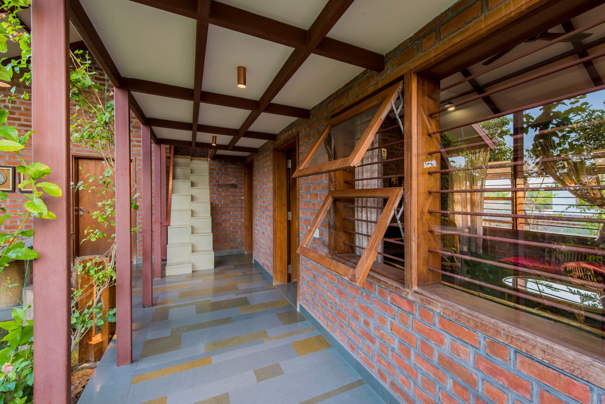 Gallery of Palasvada Residence / Tushar Parikh and Associates - 12