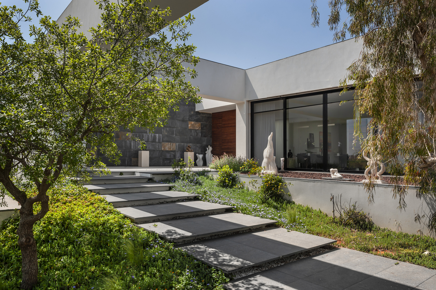 Gallery of The Artistic House / Dan & Hila Israelevitz Architects - 20