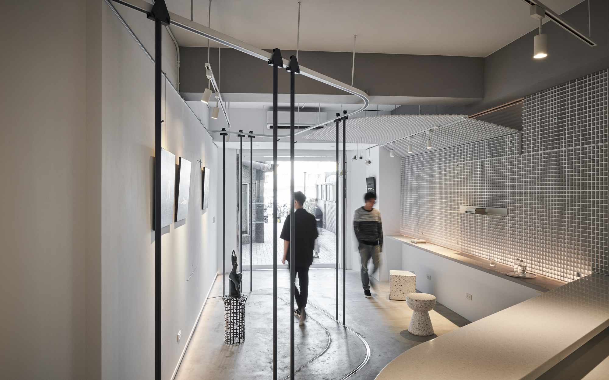 Gallery of Kuan-Yan Gallery / Republic Design - 18