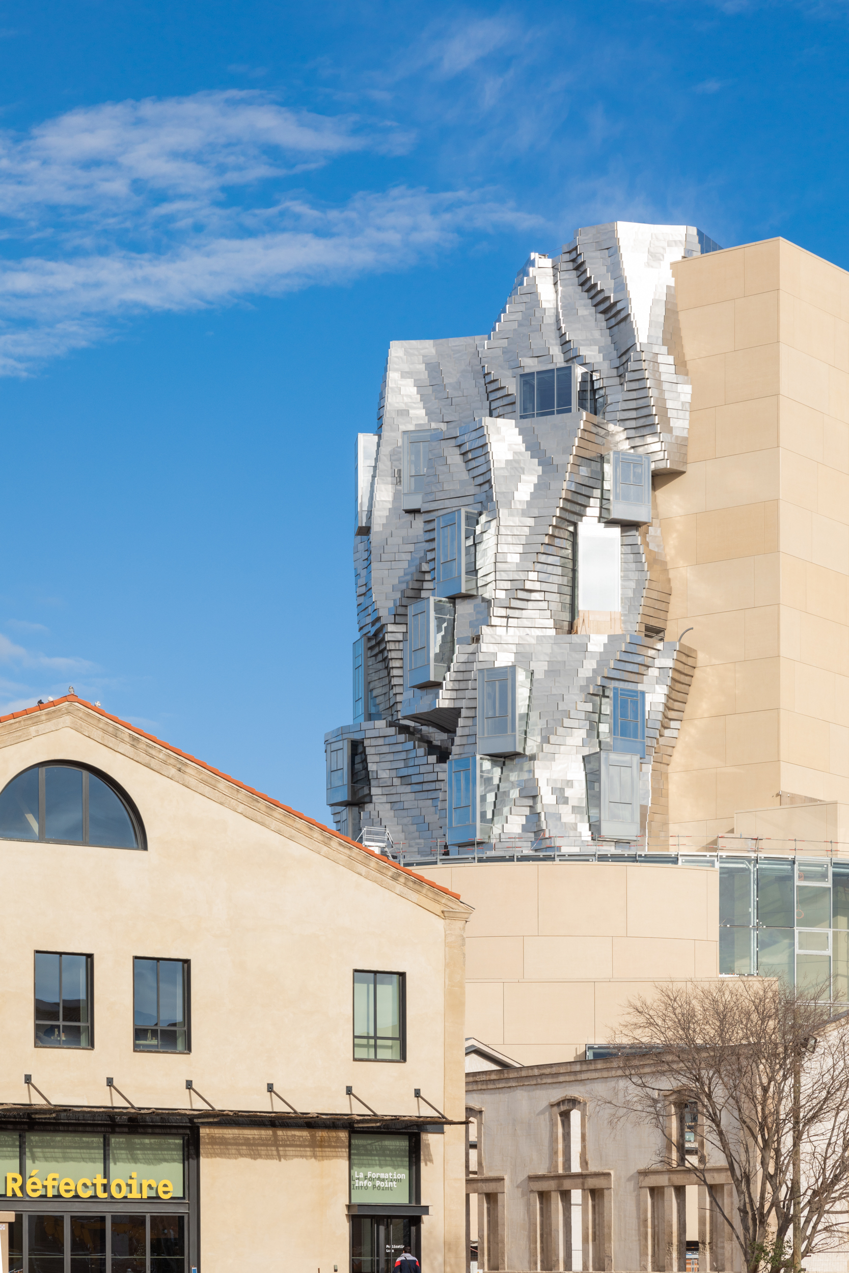 Galería de Nuevas fotografías de la torre de Frank Gehry a punto de ...