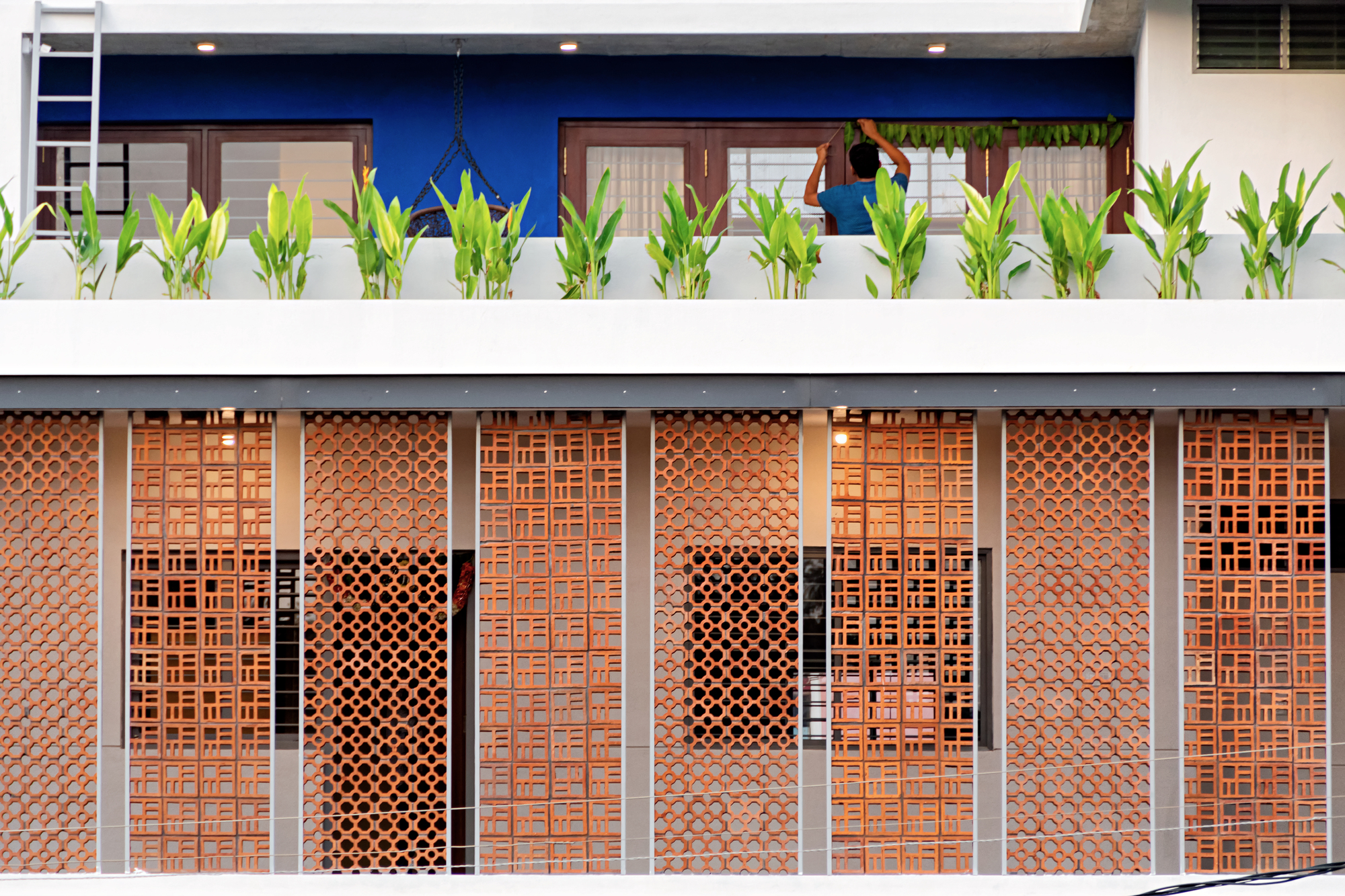 Gallery of The Radical Makeover House / Sudaiva Studio - 4