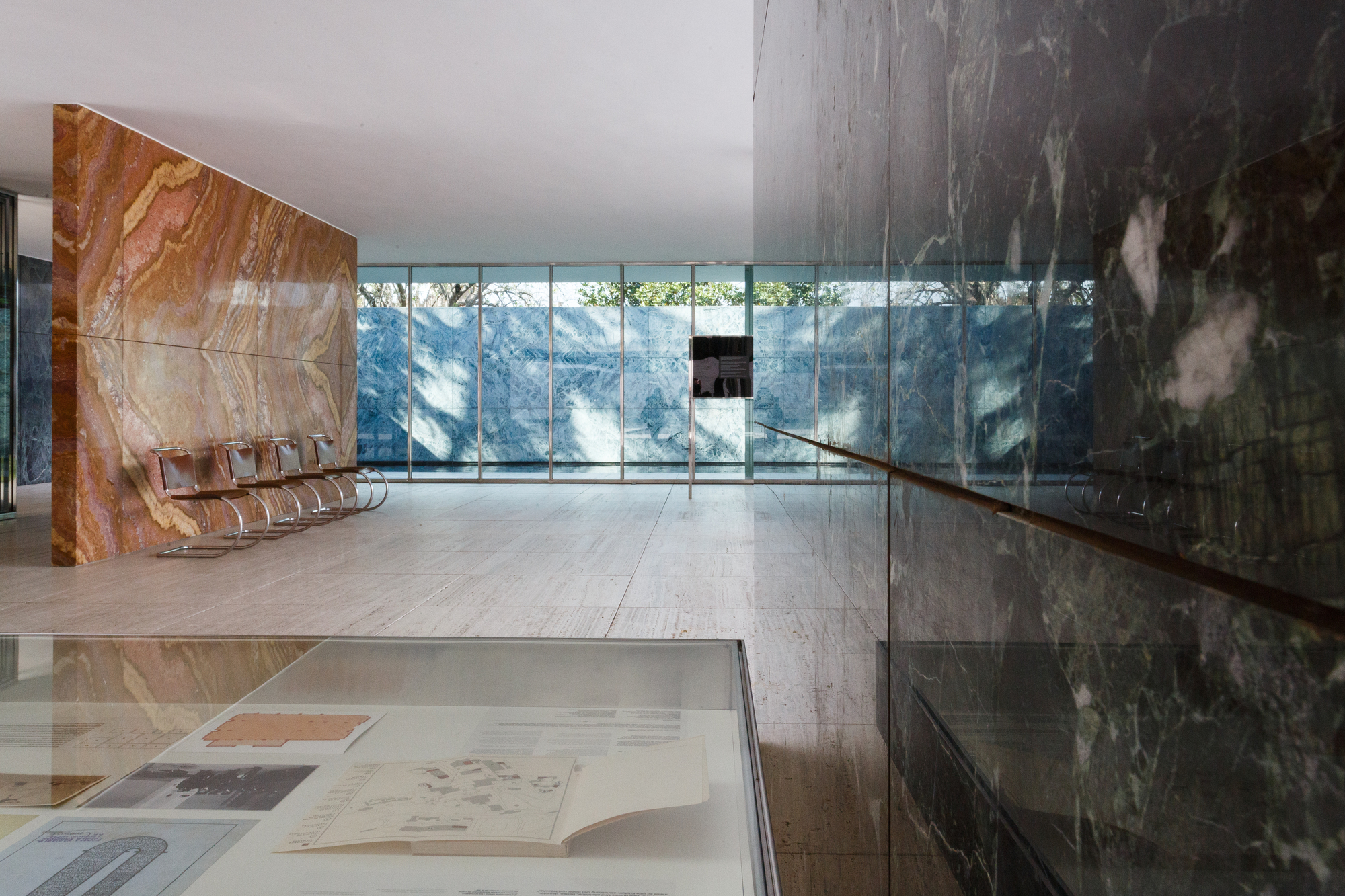 Gallery of Artistic Intervention "Re-enactment" Highlights Lilly Reich ...