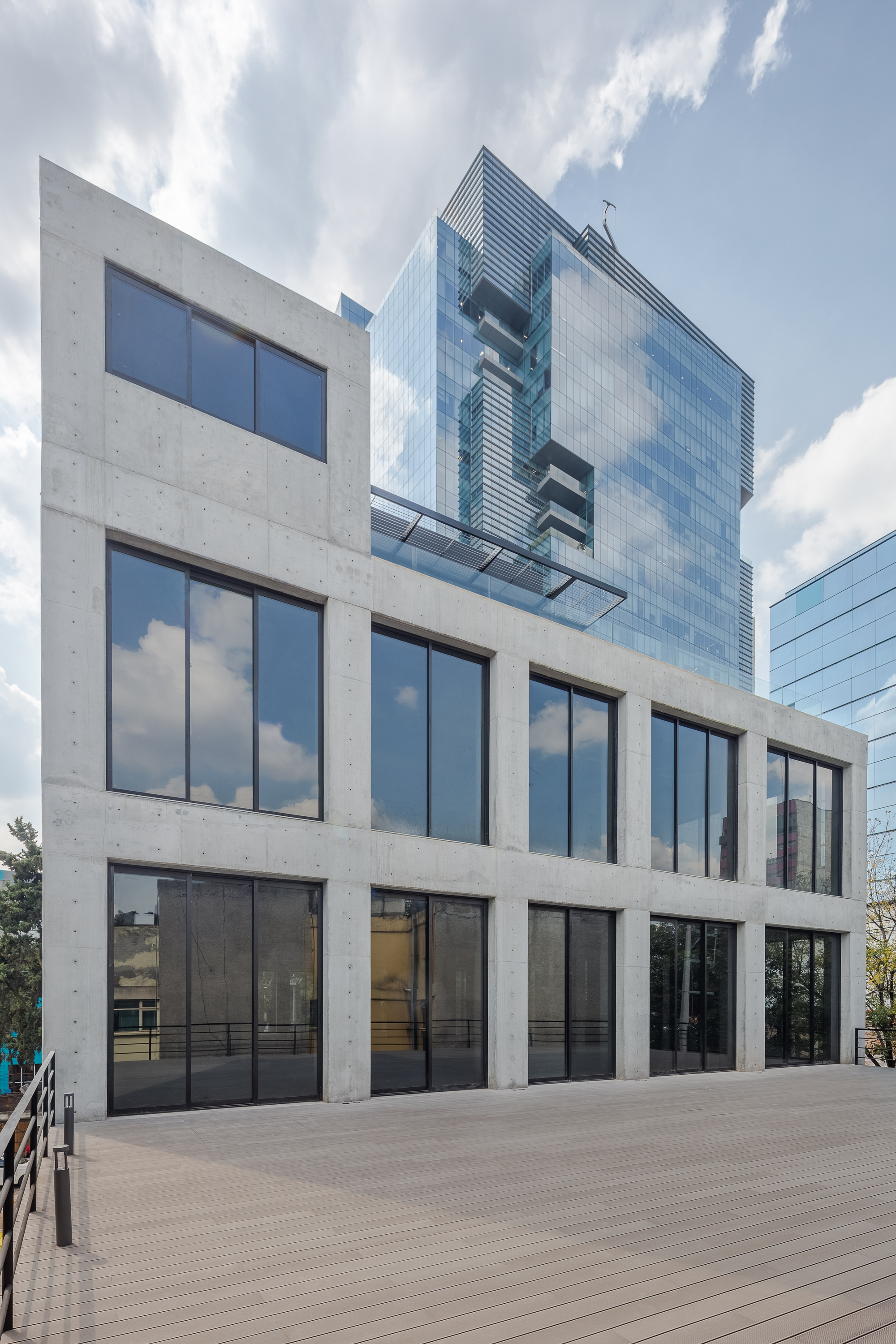Gallery of Hermes 28 Building / OW Arquitectos - 15