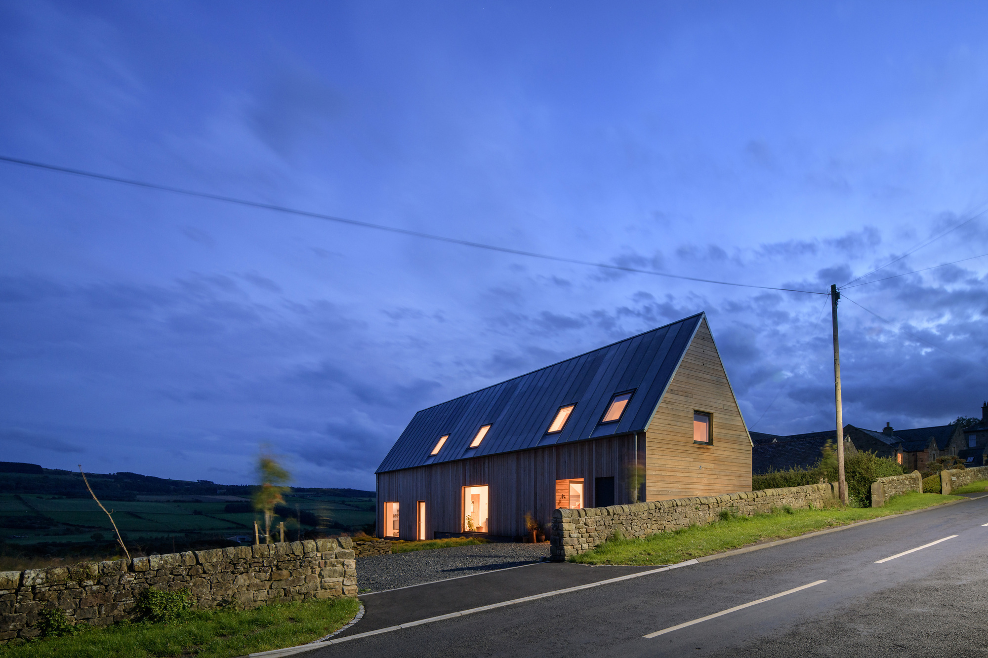 Gallery of North Bank House / Elliott Architects - 8