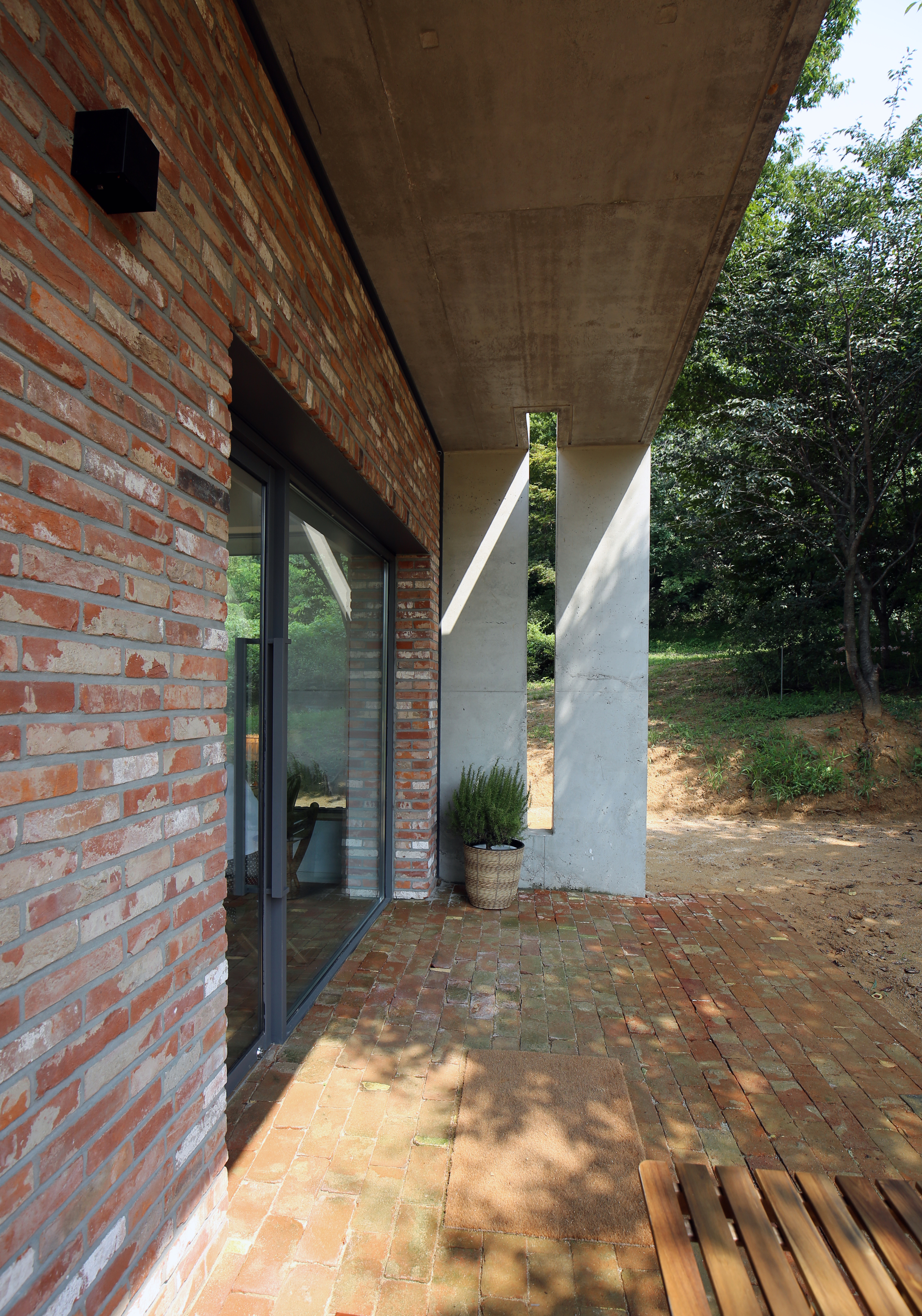 Gallery of Cafe Piora / studio_GAON - 19