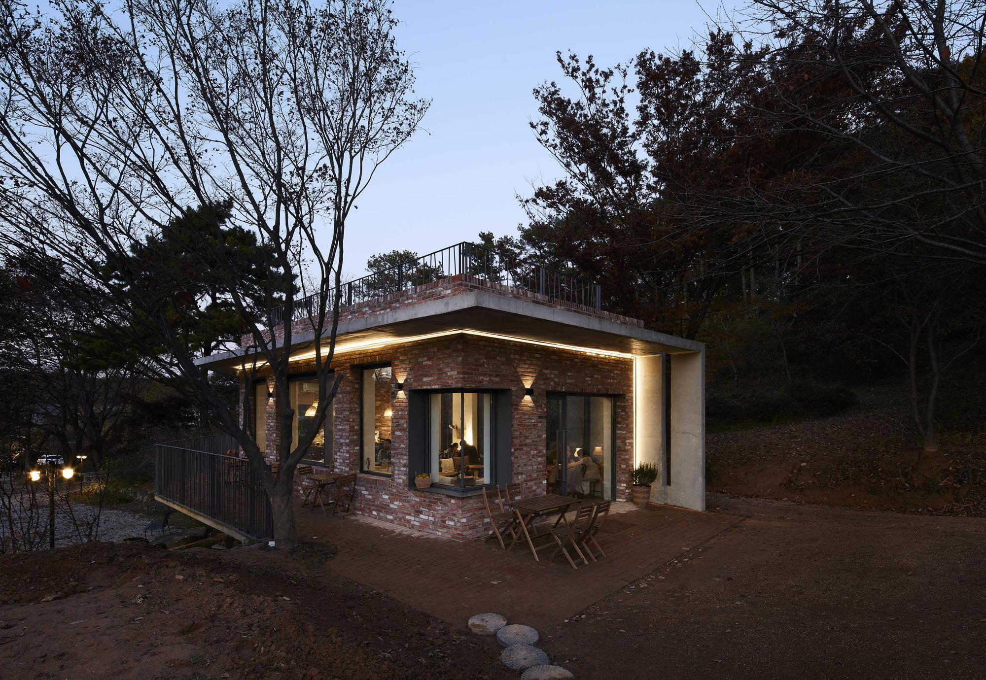 Gallery of Cafe Piora / studio_GAON - 20