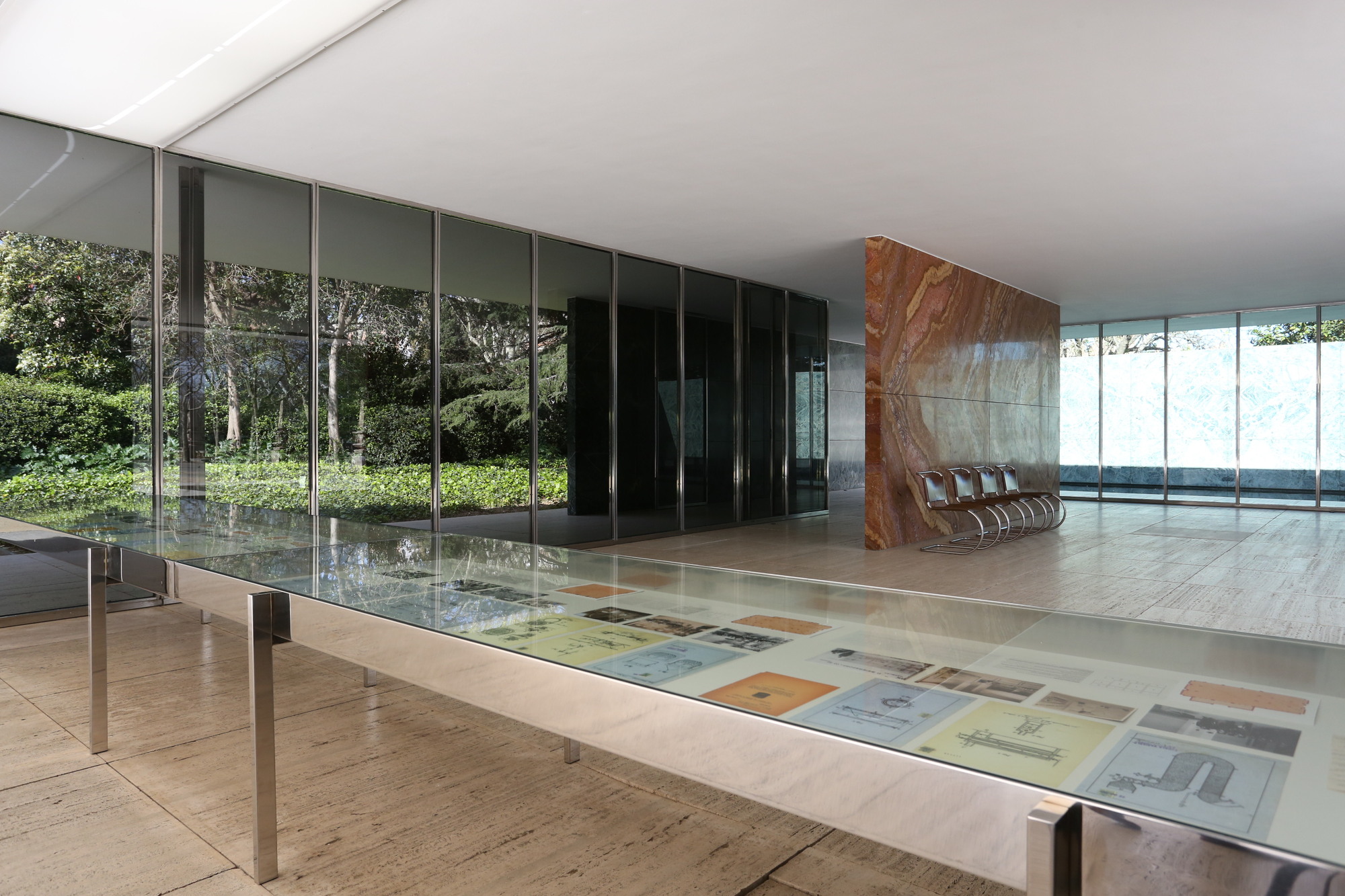 Gallery of Artistic Intervention "Re-enactment" Highlights Lilly Reich ...