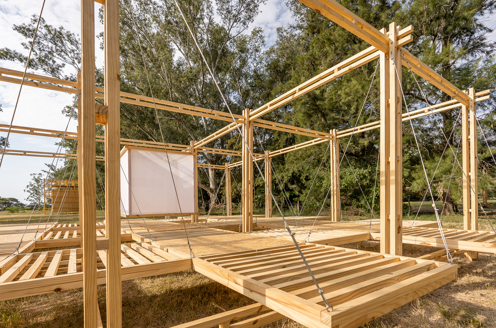 Galería de Estructuras de madera construidas por estudiantes en Hello ...