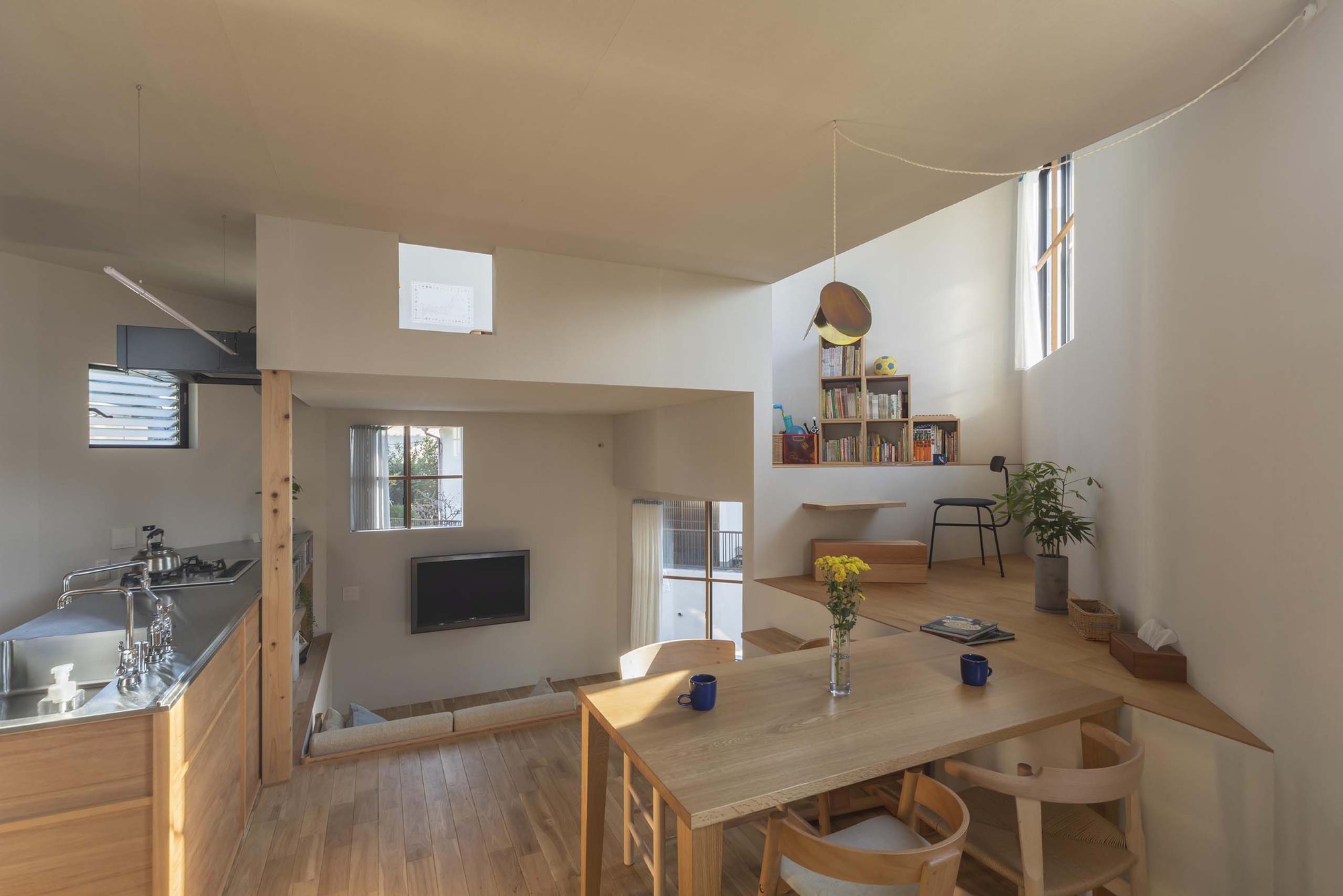 Gallery of House in Takatsuki / Tato Architects - 8