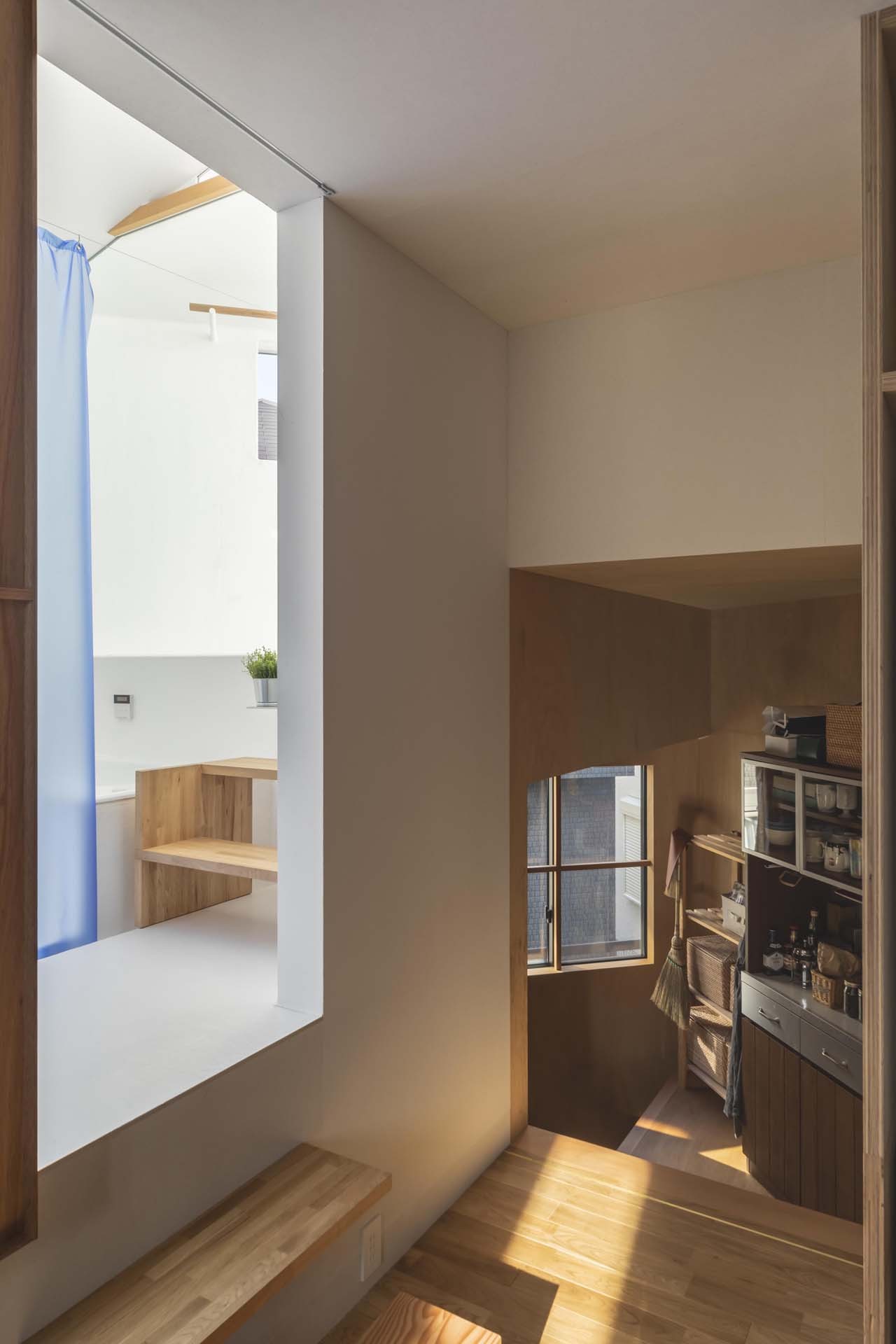 Gallery of House in Takatsuki / Tato Architects - 14