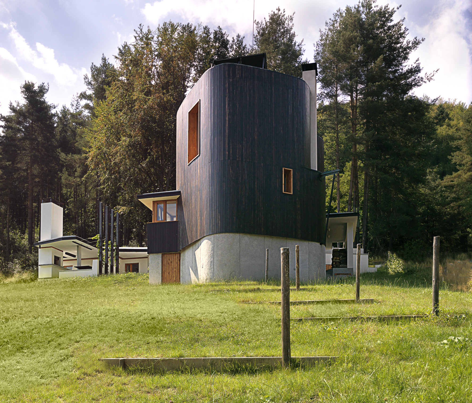 Gallery of Design in the Balkans: Bulgaria's New Family Homes - 13