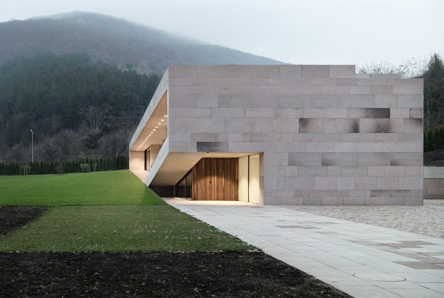 Gallery of Design in the Balkans: Bulgaria's New Family Homes - 8