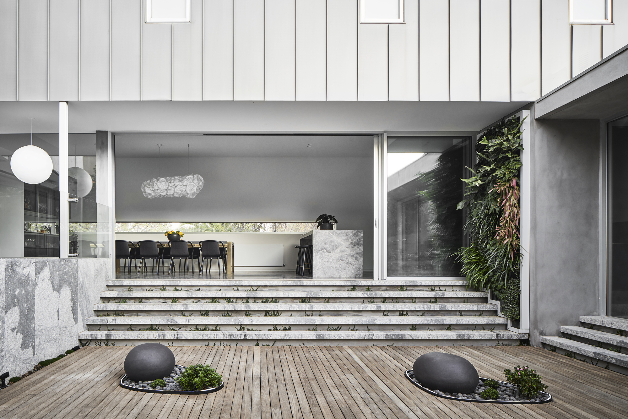 Gallery of St. Vincent Place Residence / Coy Yiontis Architects - 3