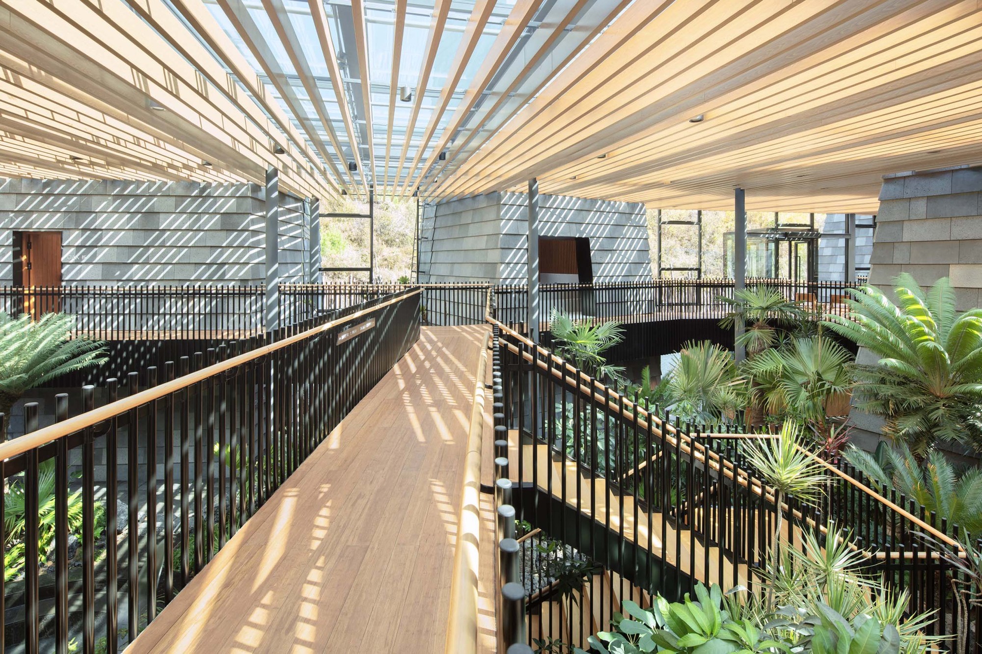 Gallery of Forest Valley Hot spring Center / B.l.U.E. Architecture ...