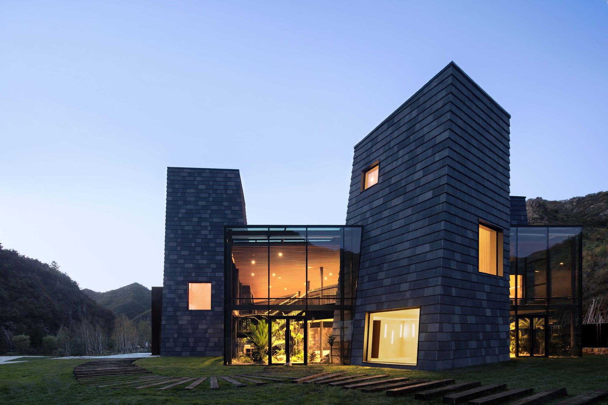 Gallery of Forest Valley Hot spring Center / B.l.U.E. Architecture ...
