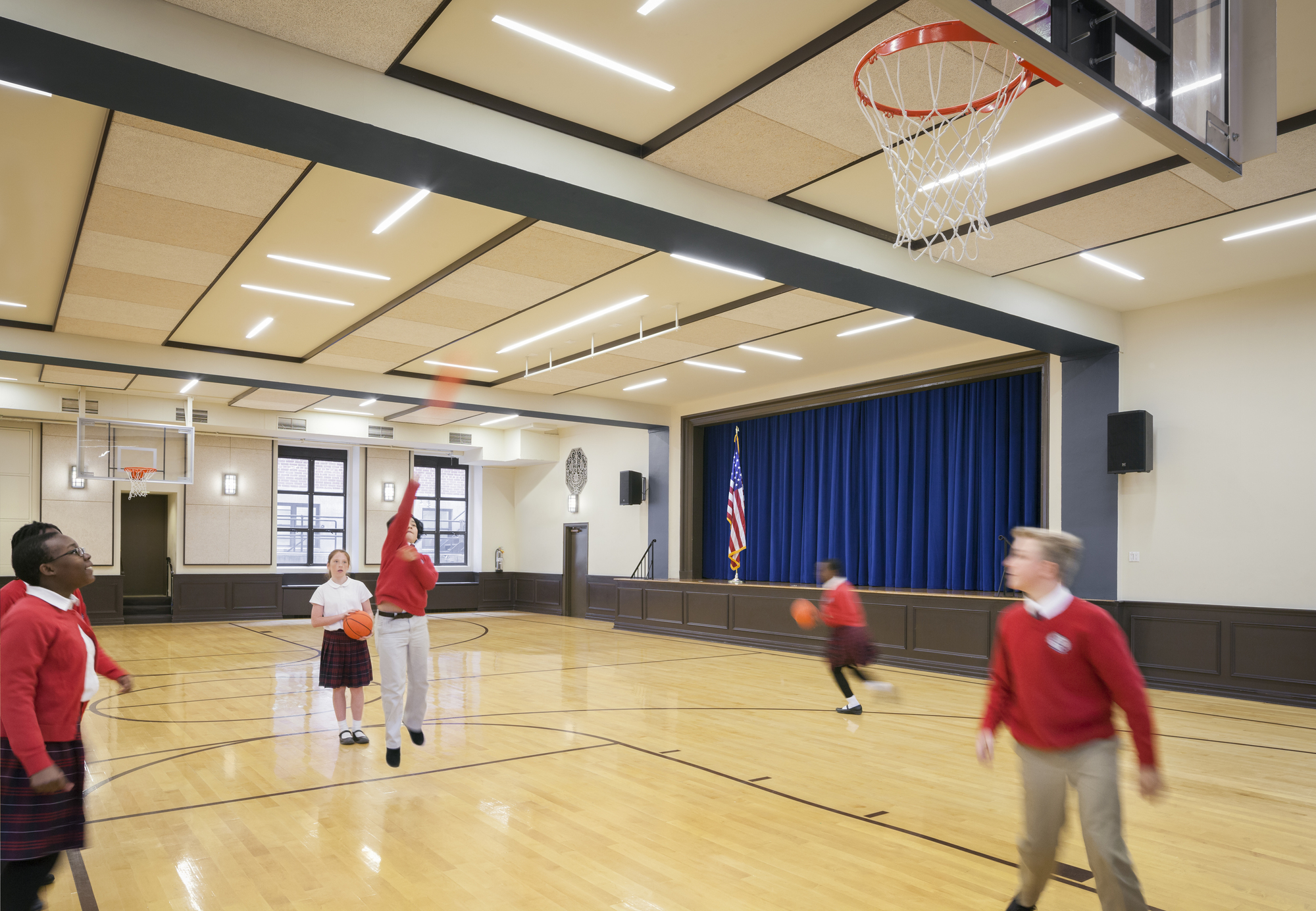 Gallery of Saint Stephen of Hungary School / HMA2 architects - 7