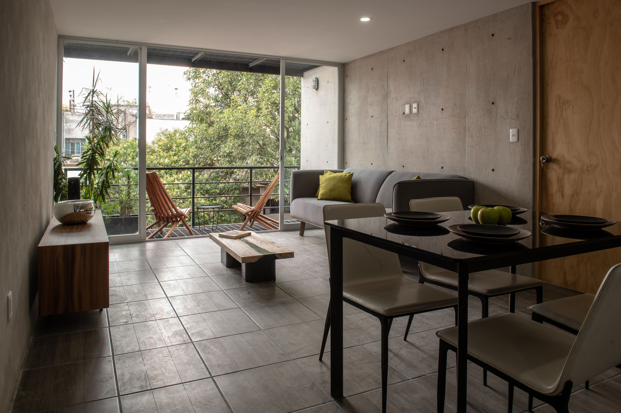 Gallery of Vibe Building / COOP Arquitectos - 2