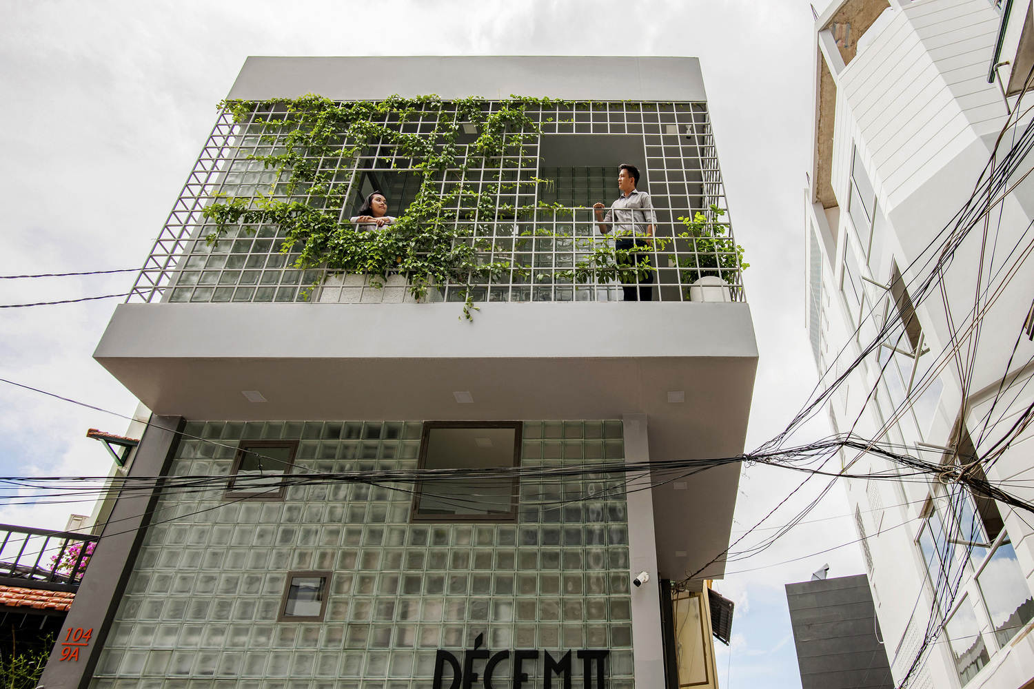 Gallery of Glass-block Micro House / ROOM+ Design & Build - 3