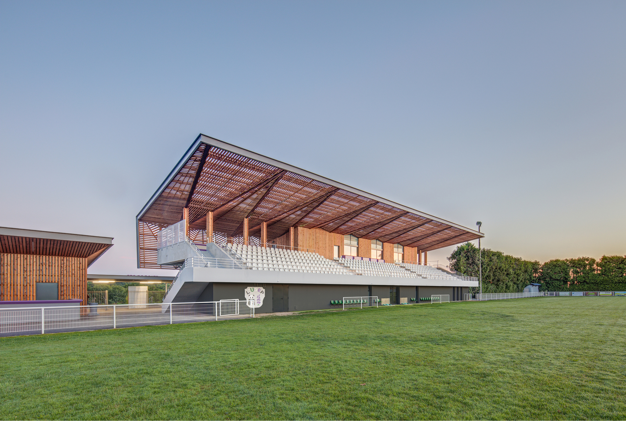 Stadium Ger / Camborde Architectes | ArchDaily