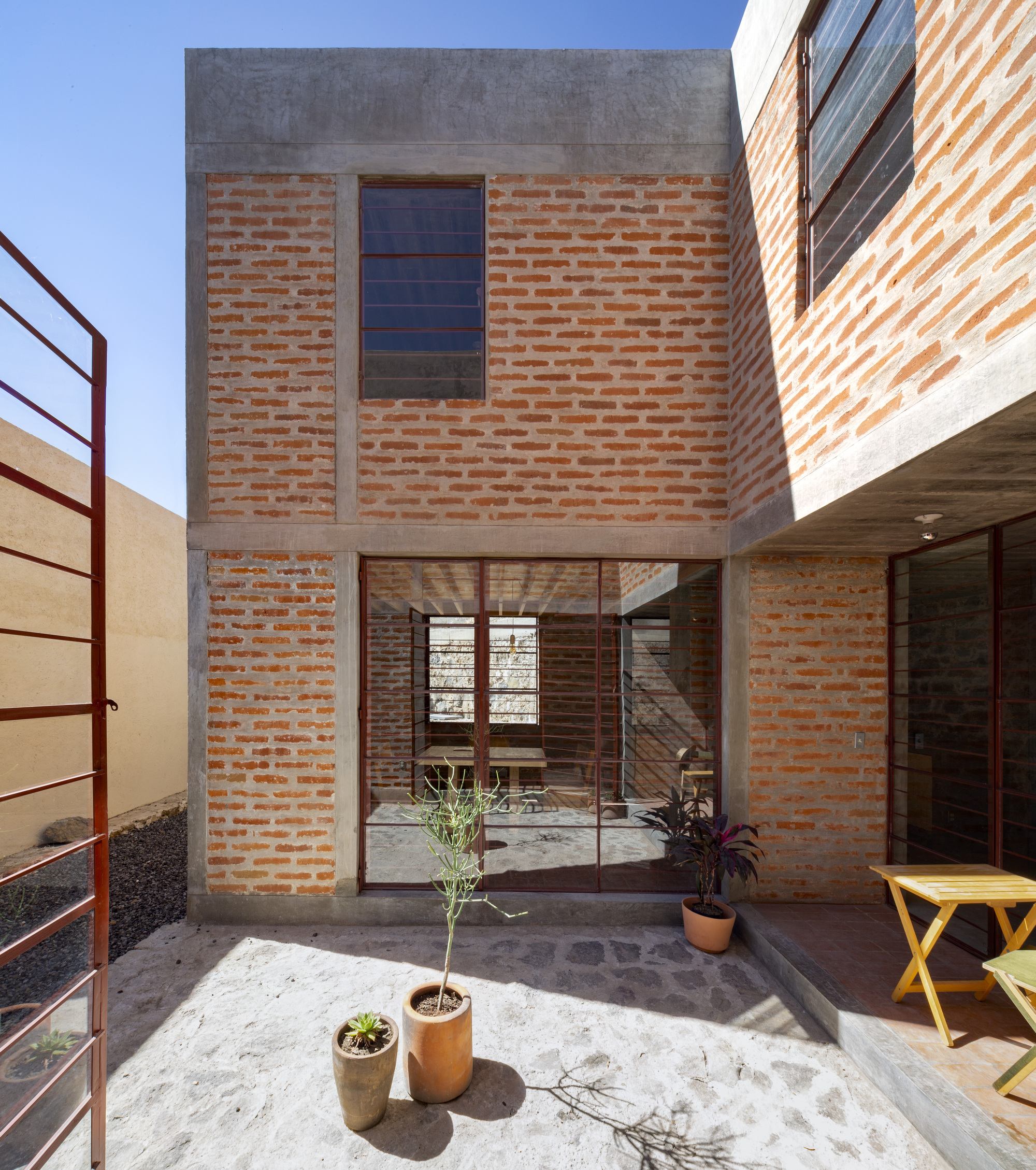 Gallery of Nakasone House / Escobedo Soliz - 5