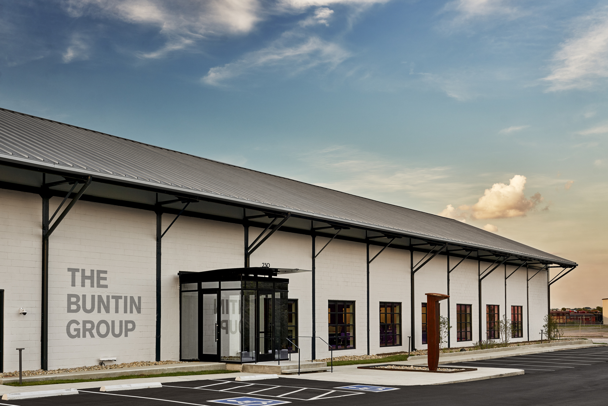 Gallery of The Buntin Group Offices / HASTINGS Architecture - 5