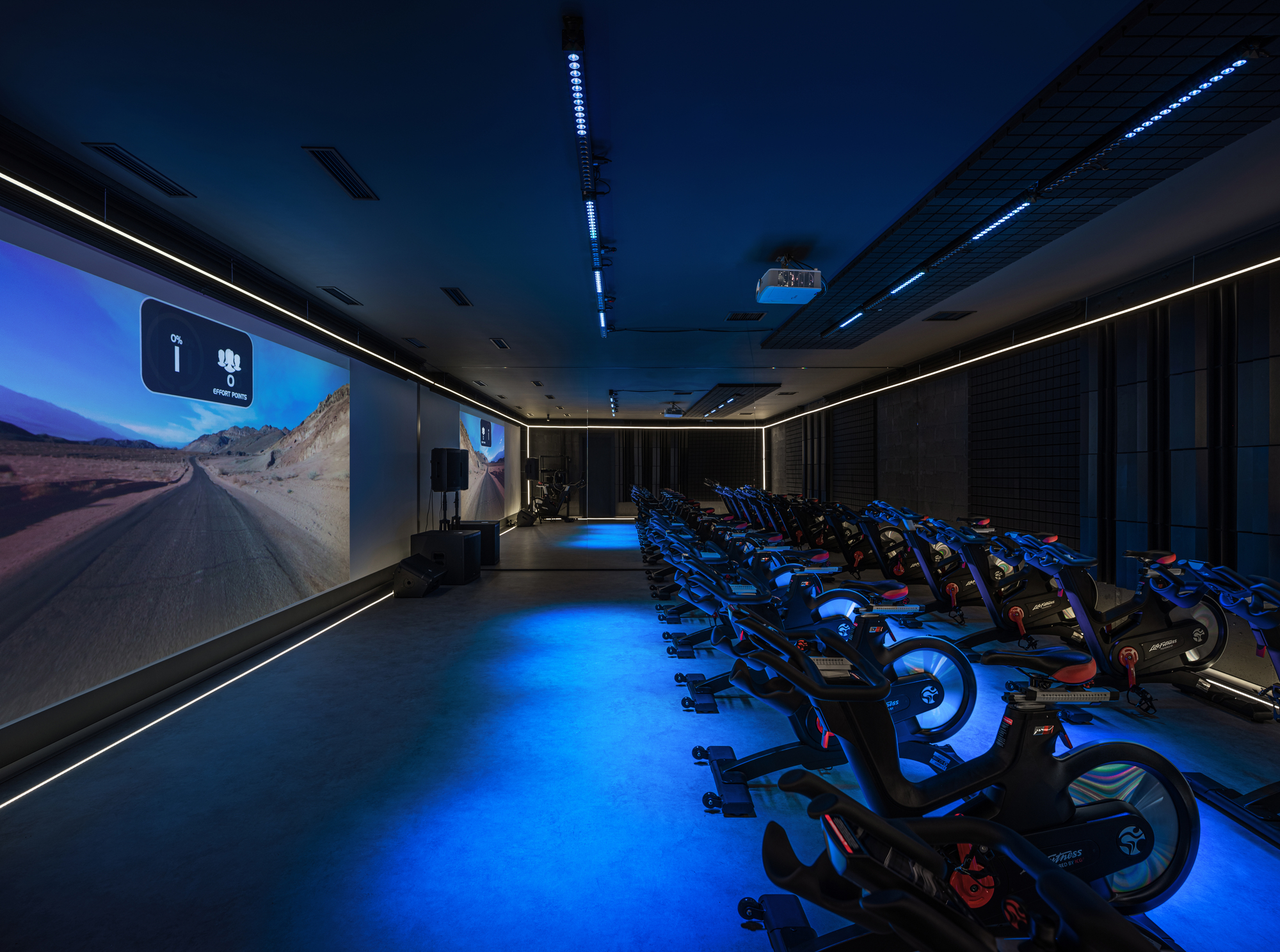 Gallery of Hardio Cycling Studio / balbek bureau - 19