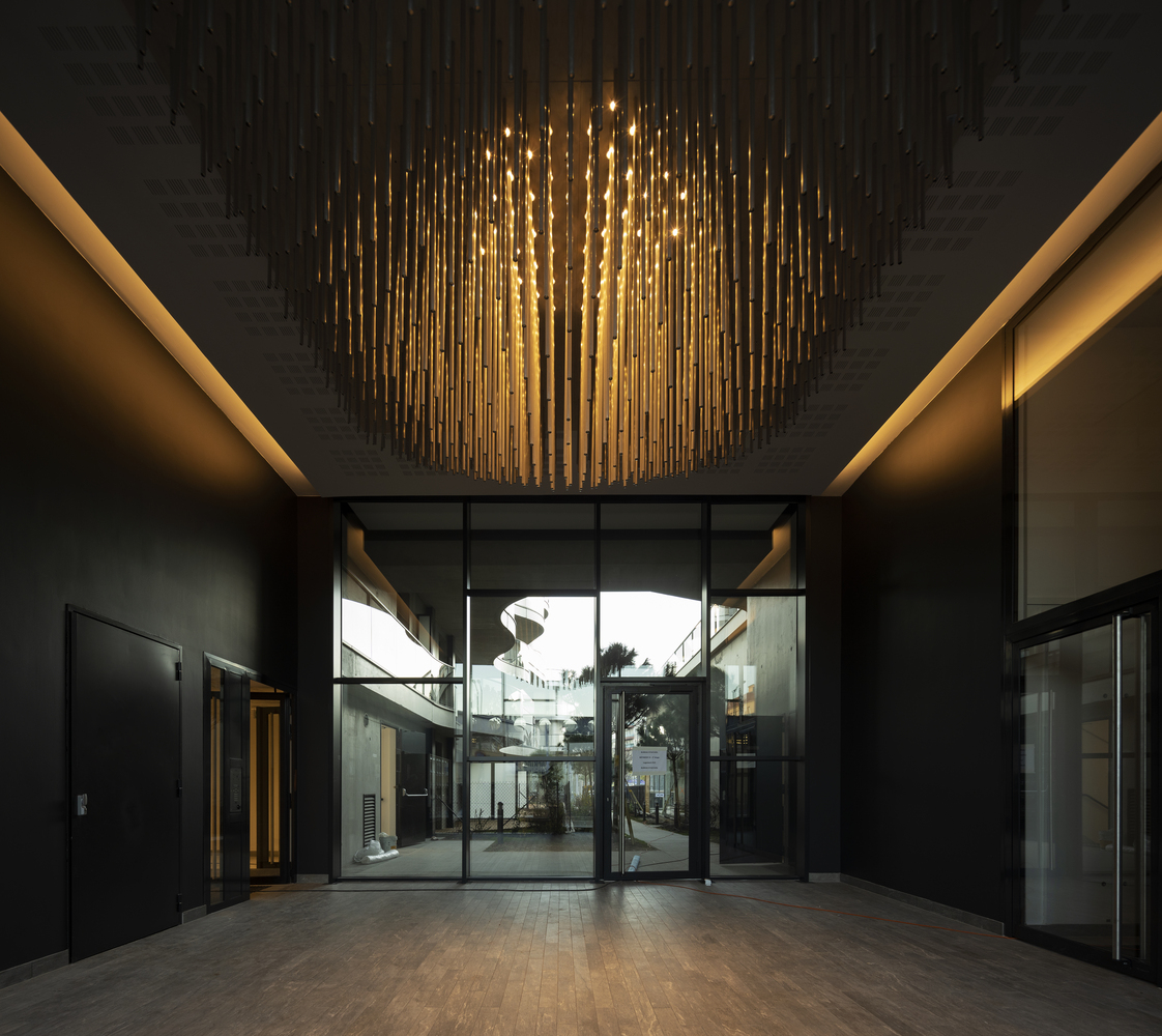 Galeria de Edifício Residencial Courbes / Christophe Rousselle ...