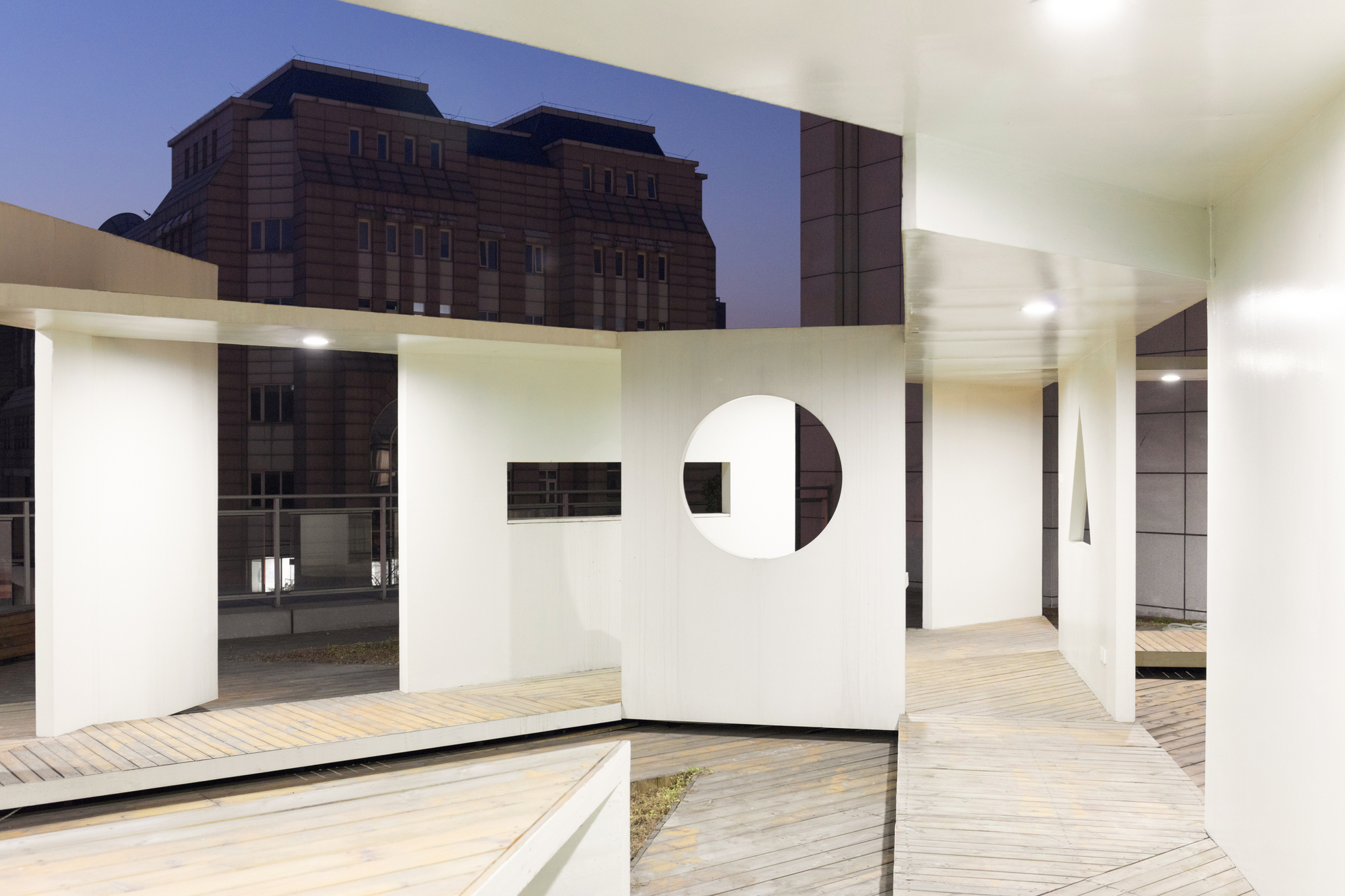 Gallery of Three Pavilions Garden / Hang Wang - 9