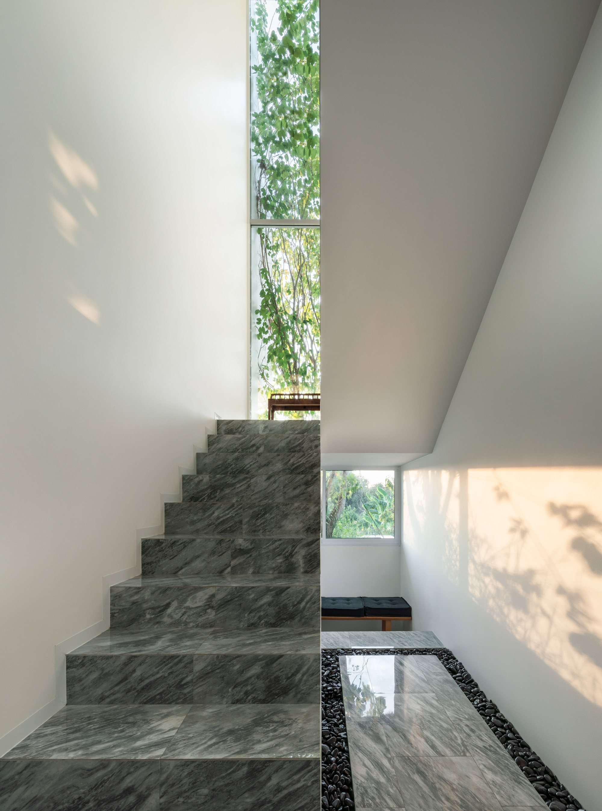 Gallery of Shade House / Ayutt and Associates design - 36
