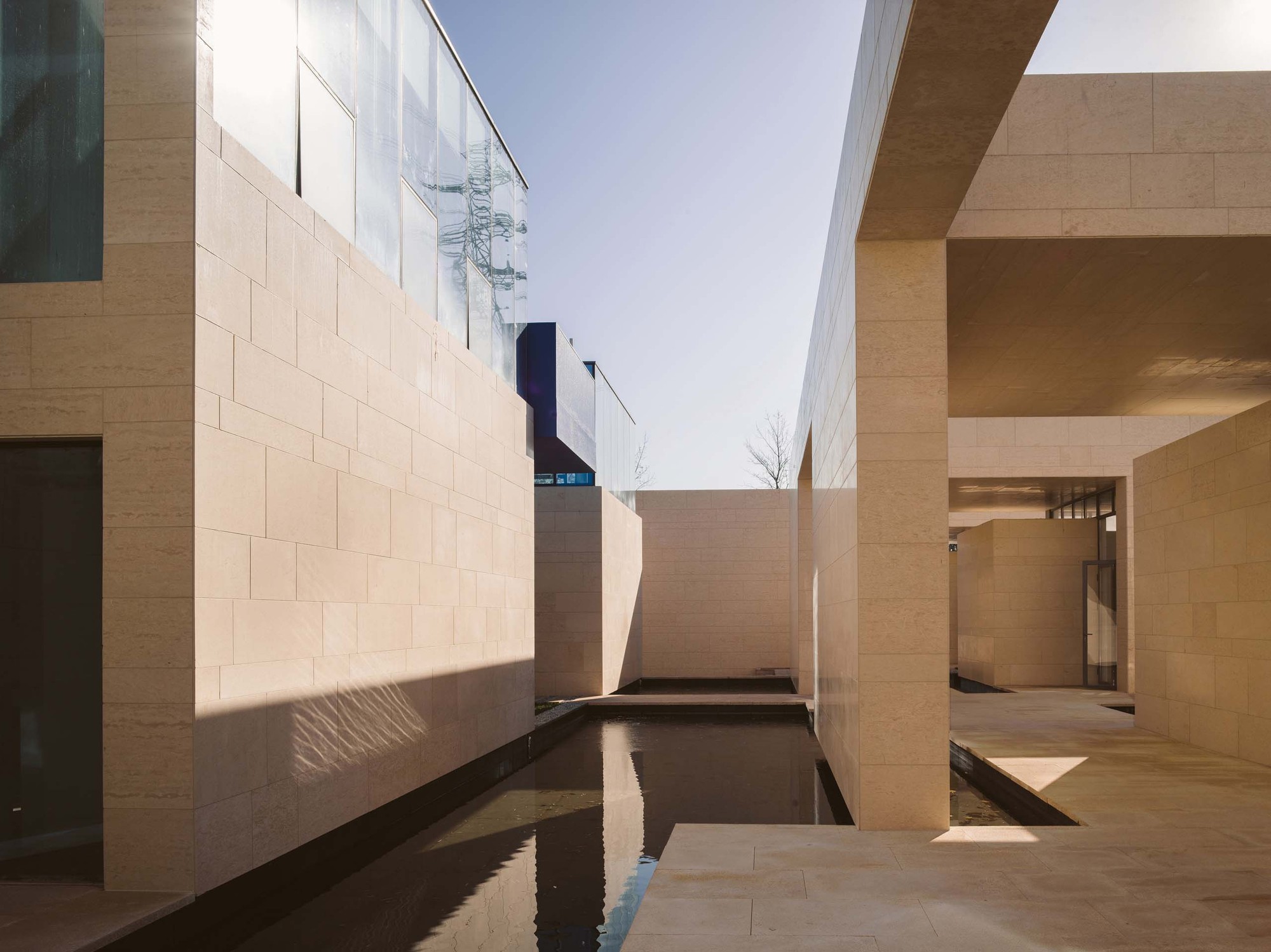 Gallery of Canal Art Museum / officePROJECT - 15