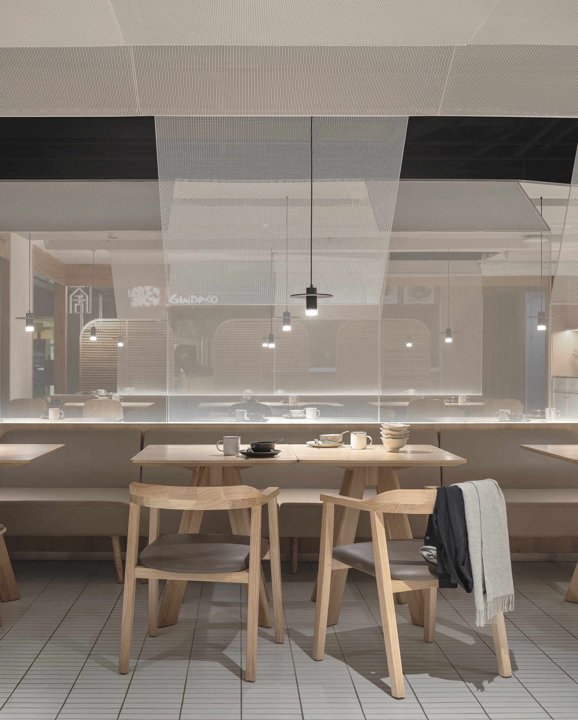 Gallery of Goose Hut Home Bistro / Golucci Interior Architects - 5