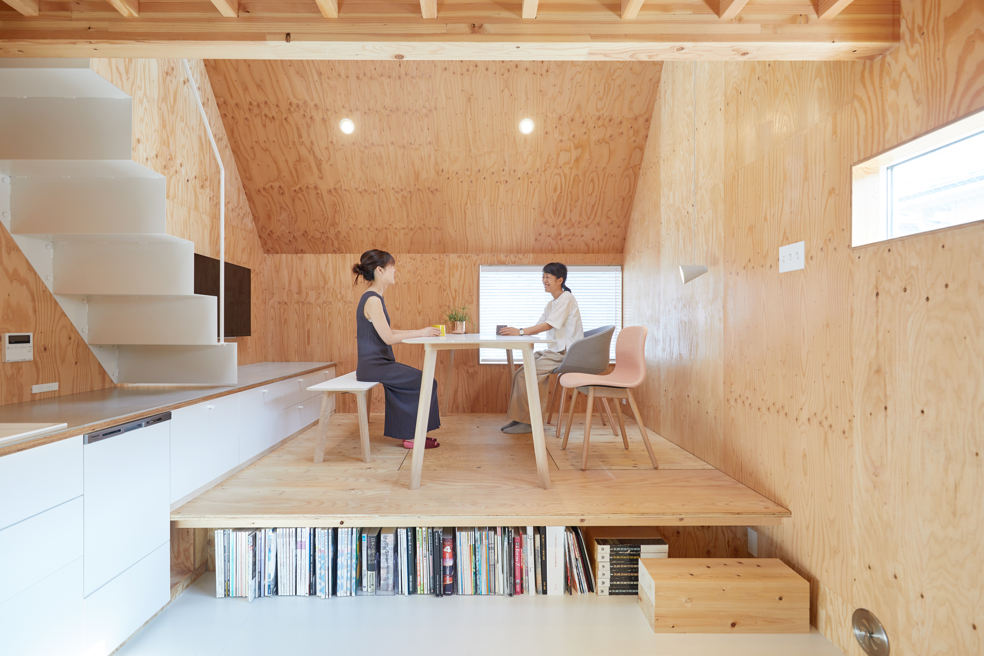 Gallery of Milk Carton House / Tenhachi Architect & Interior Design - 11