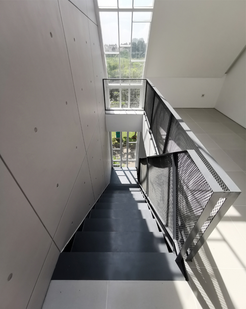 Gallery of A House / Semiotic Arsitek - 10